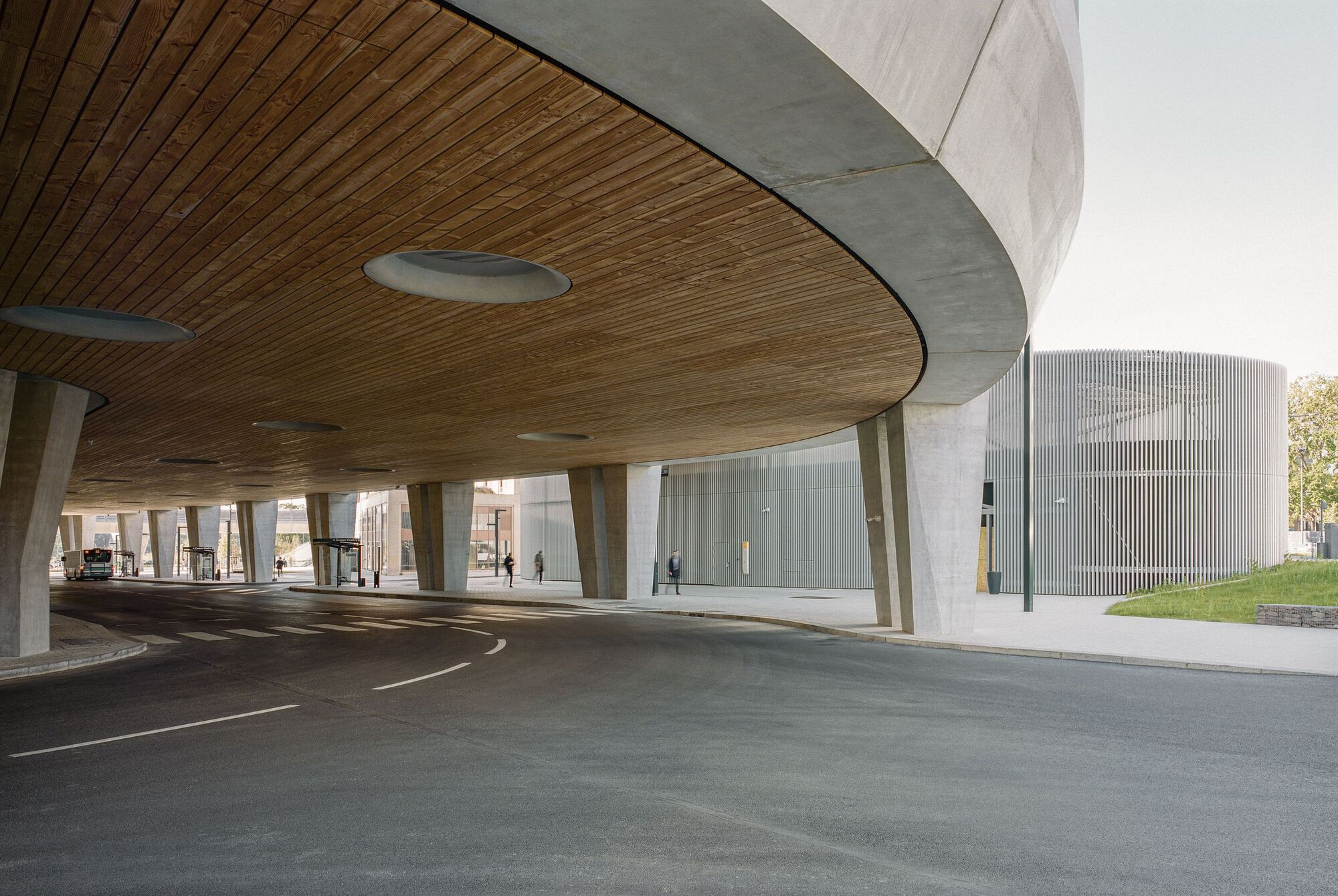 Gallery of Park and Ride Bus Station / Ateliers O-S architectes - 29