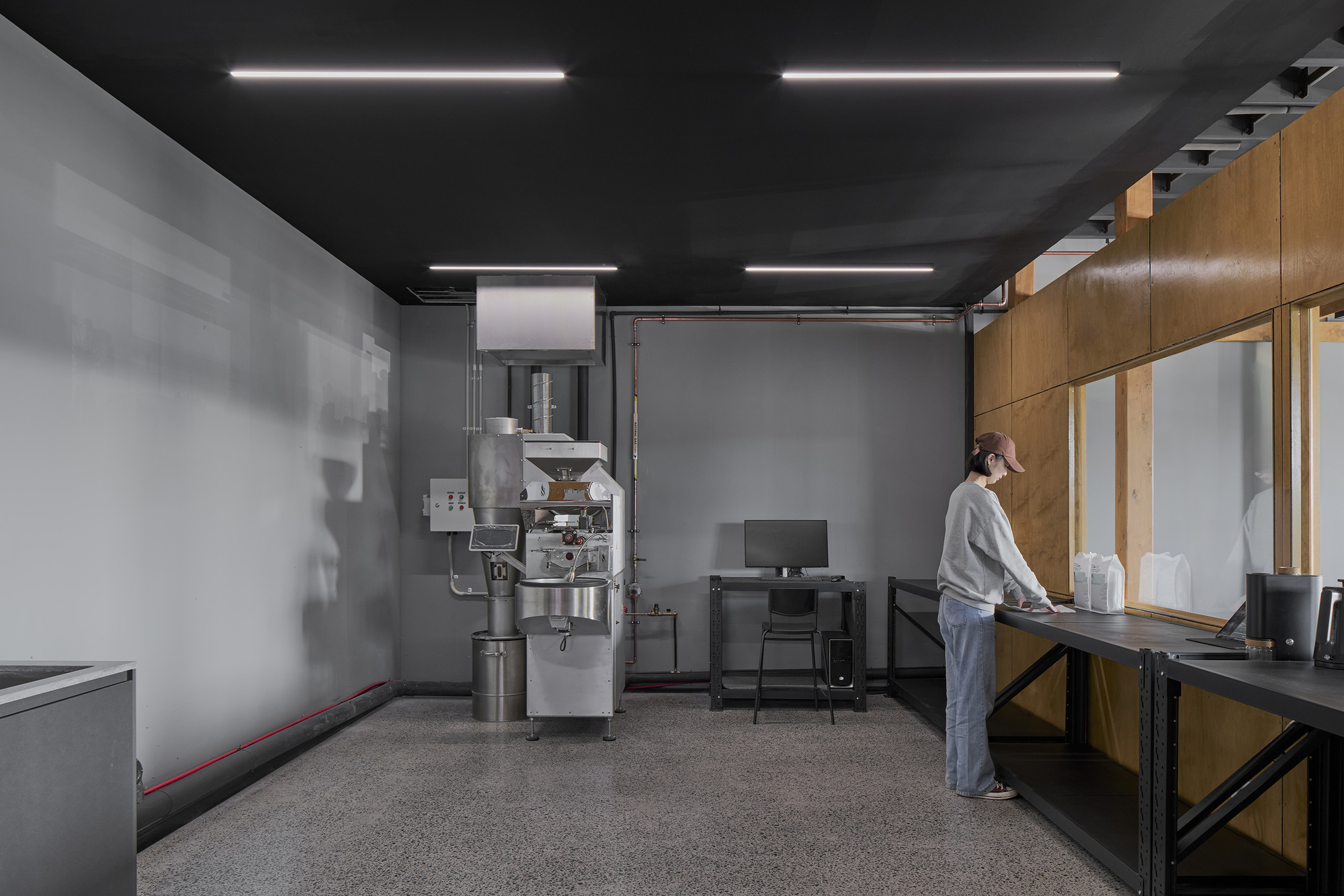 Gallery of Klim Coffee Roasting Co. / SuiL - 7