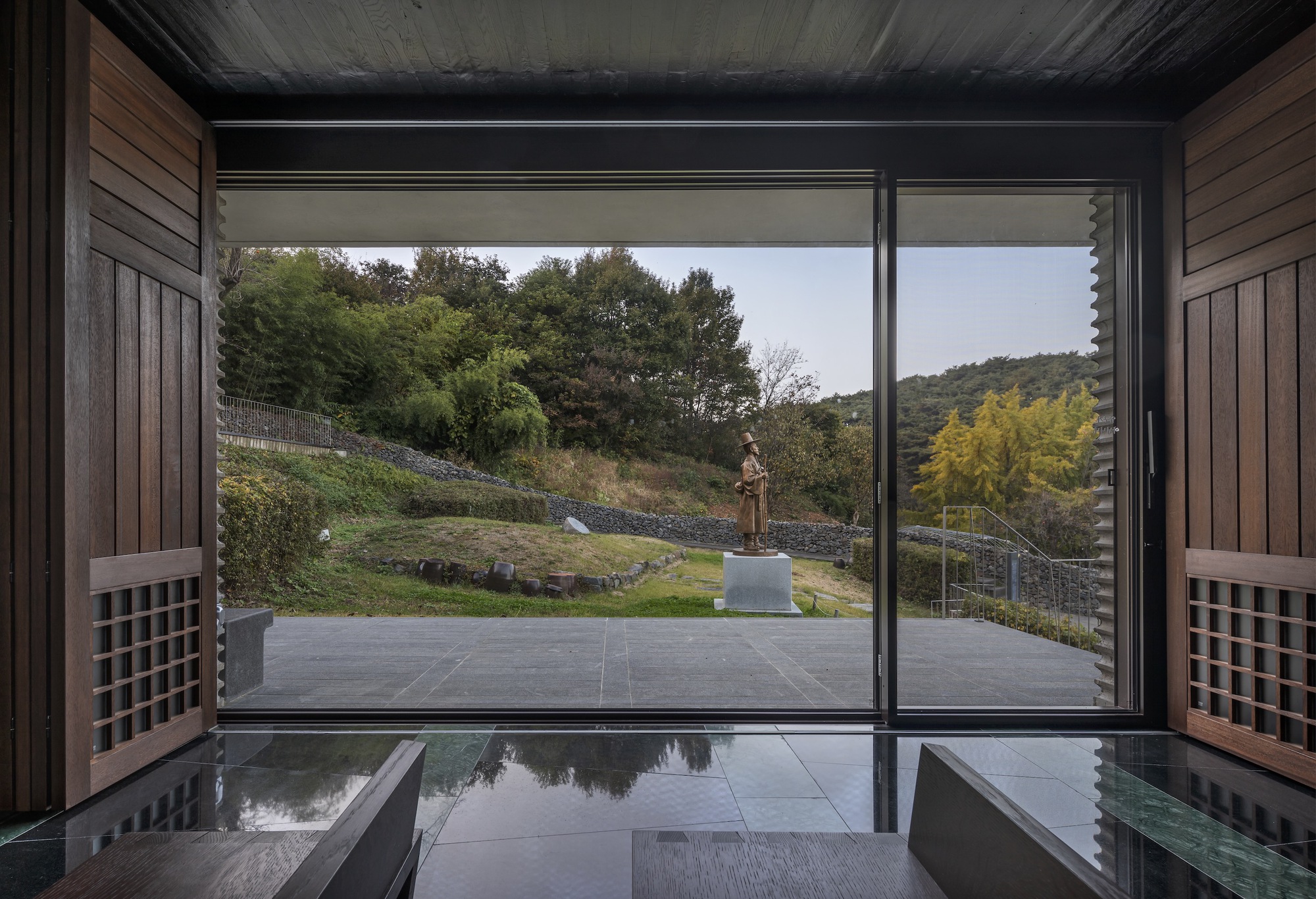 Galería de Capilla conmemorativa del nacimiento de Thomas Choi / Woo-projects Architects - 12