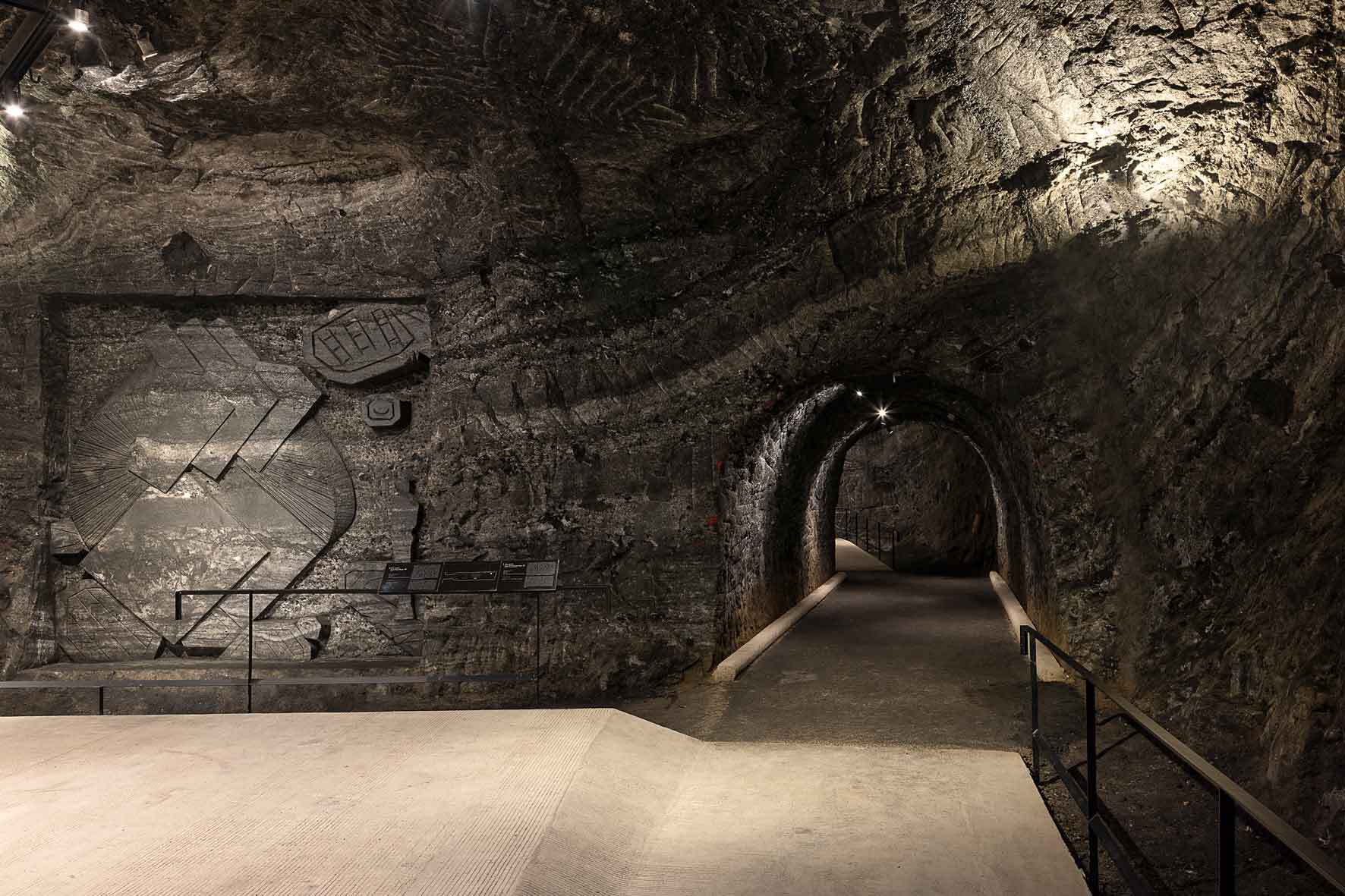 Galería de Museo Subterráneo Monumental 180 metros / Yemail ...