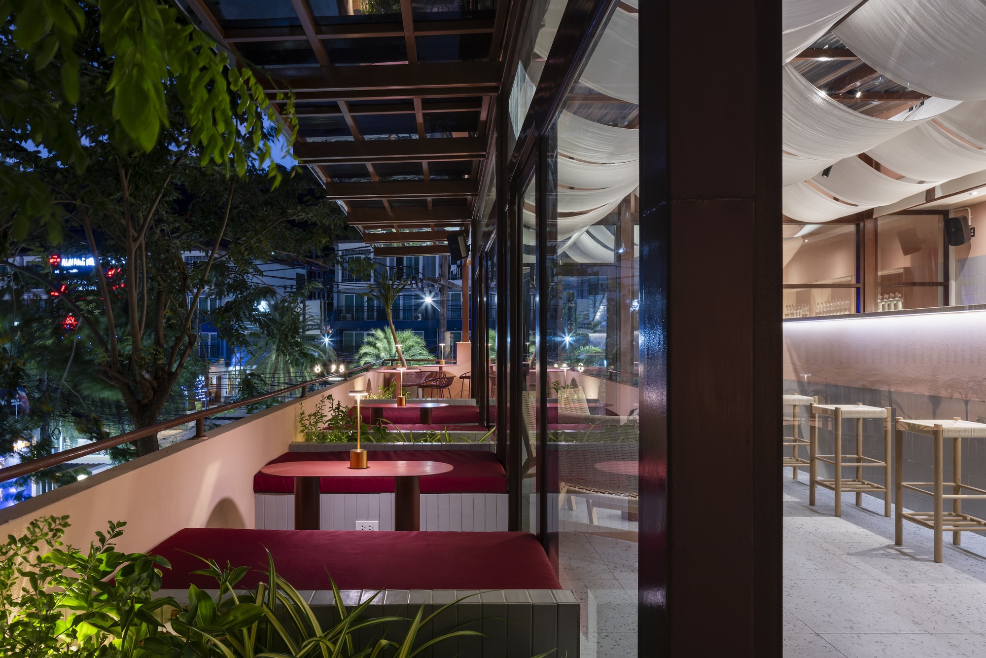 Gallery of Techo Vayo Restaurant / Sixseven Studio - 20