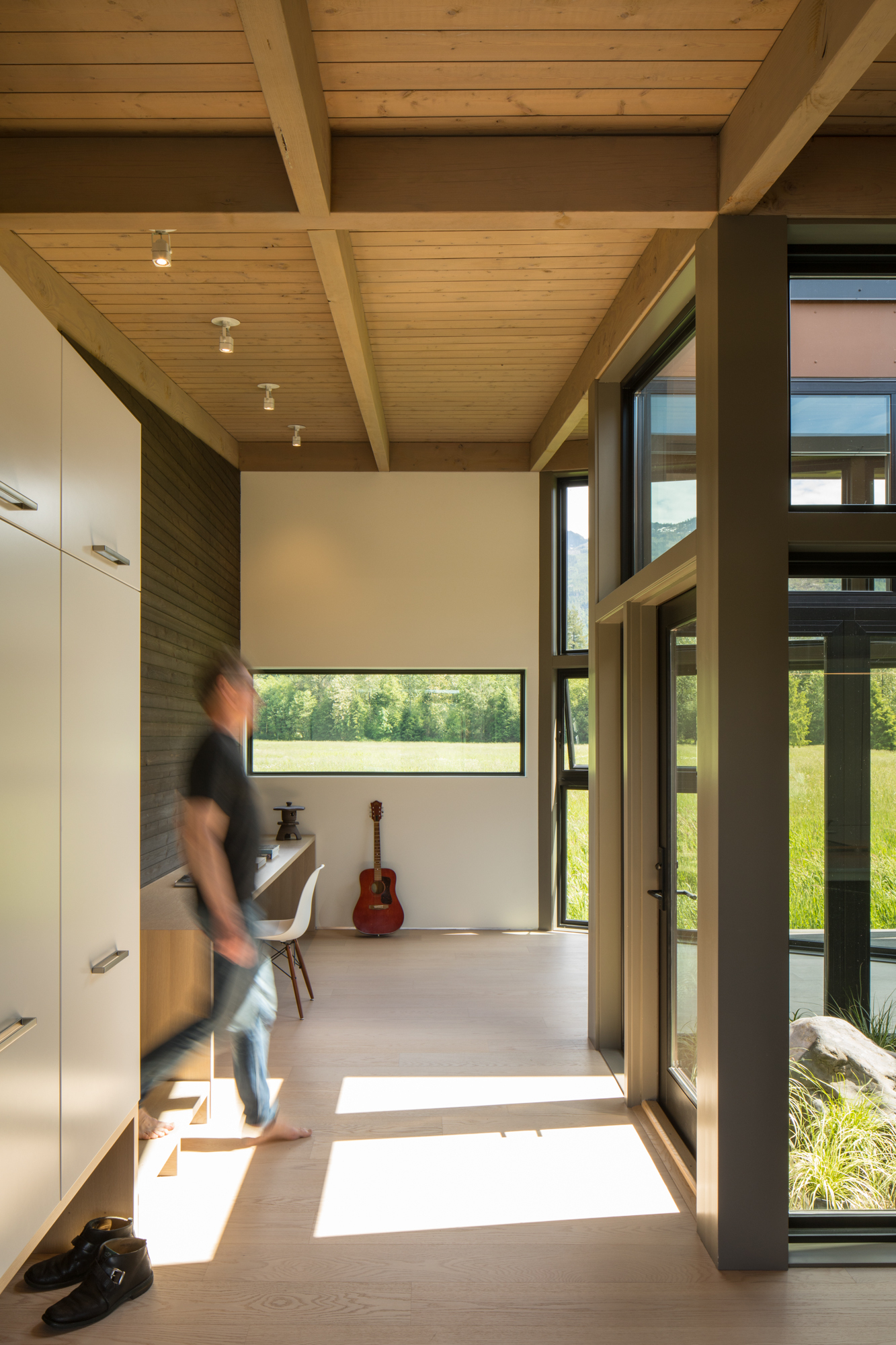 Gallery of Field House / David Coleman Architecture - 14
