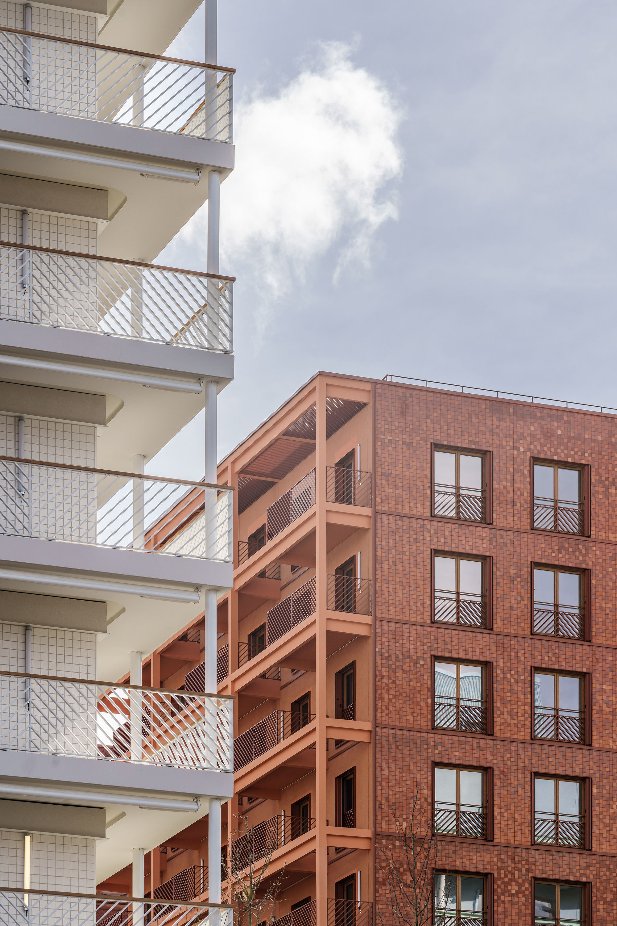 Gallery of The Athlete's Village - Îlot Quinconces Plot 5 Sector D1 ...