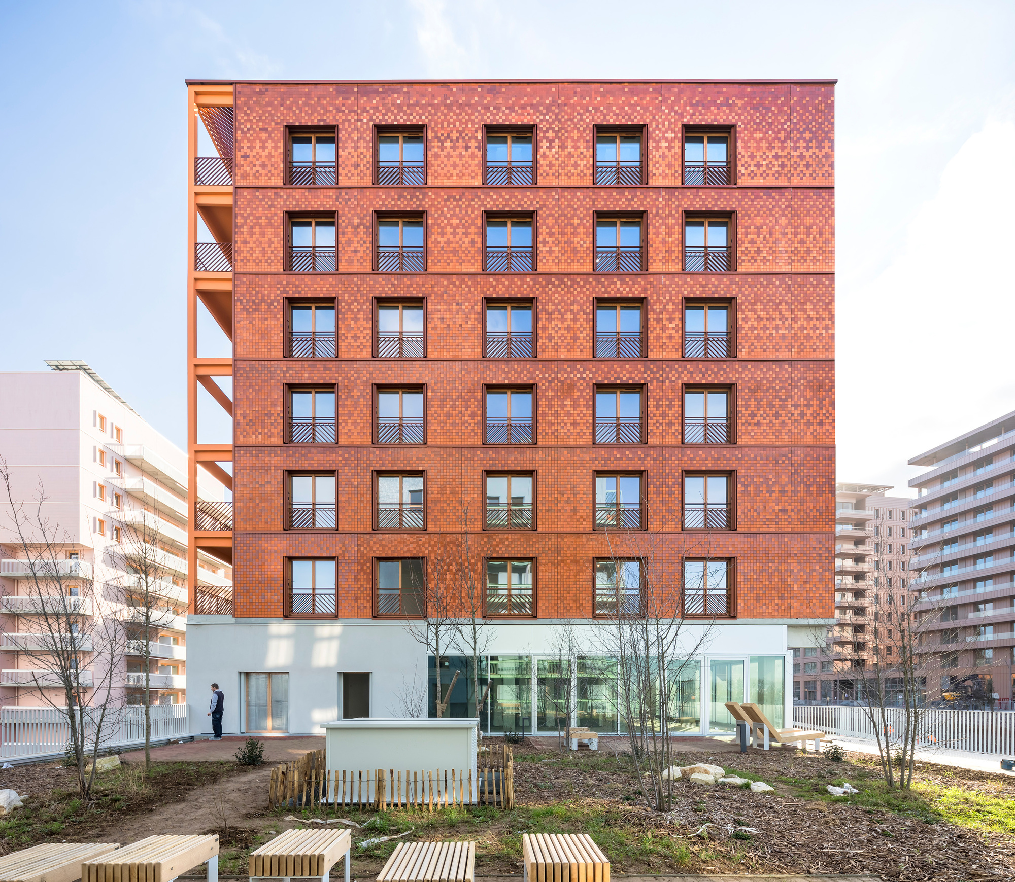 Gallery of The Athlete's Village - Îlot Quinconces Plot 5 Sector D1 ...