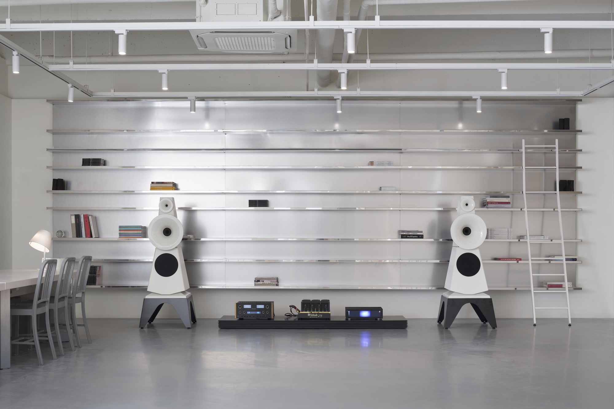 Gallery of Dr. COSMO Design Story Mixed Use Space / Another D Studio - 12