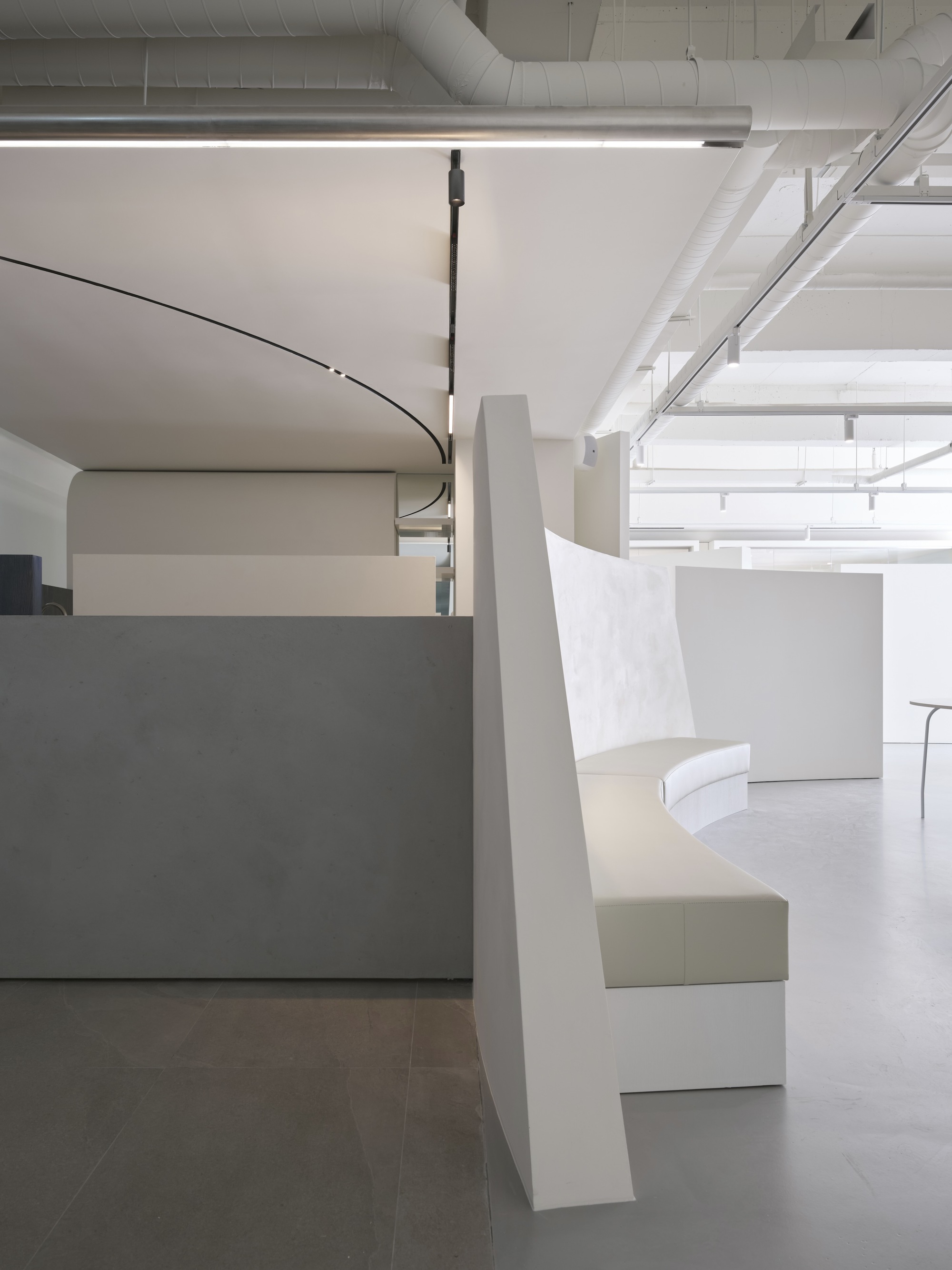 Gallery of Dr. COSMO Design Story Mixed Use Space / Another D Studio - 17