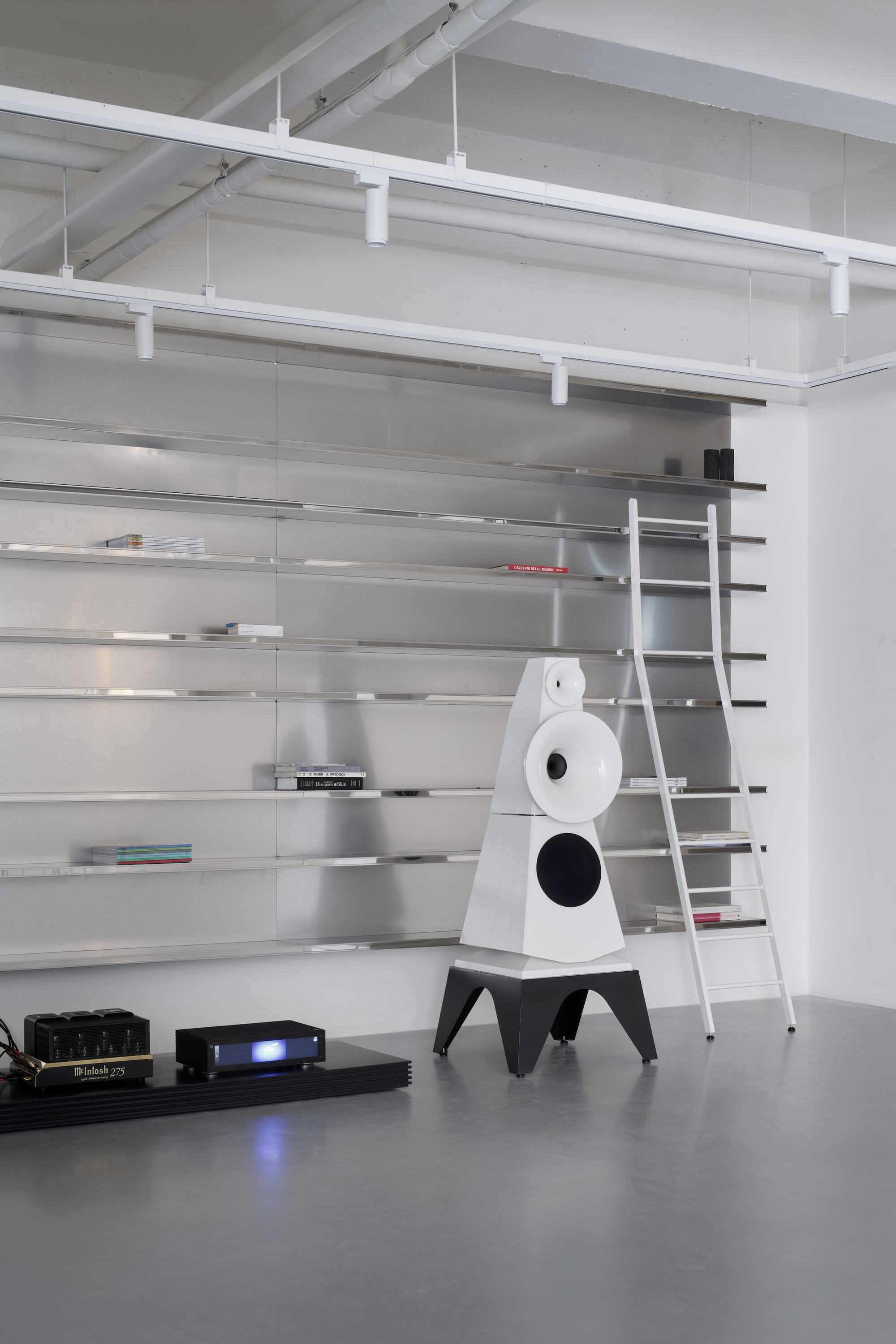 Gallery of Dr. COSMO Design Story Mixed Use Space / Another D Studio - 14