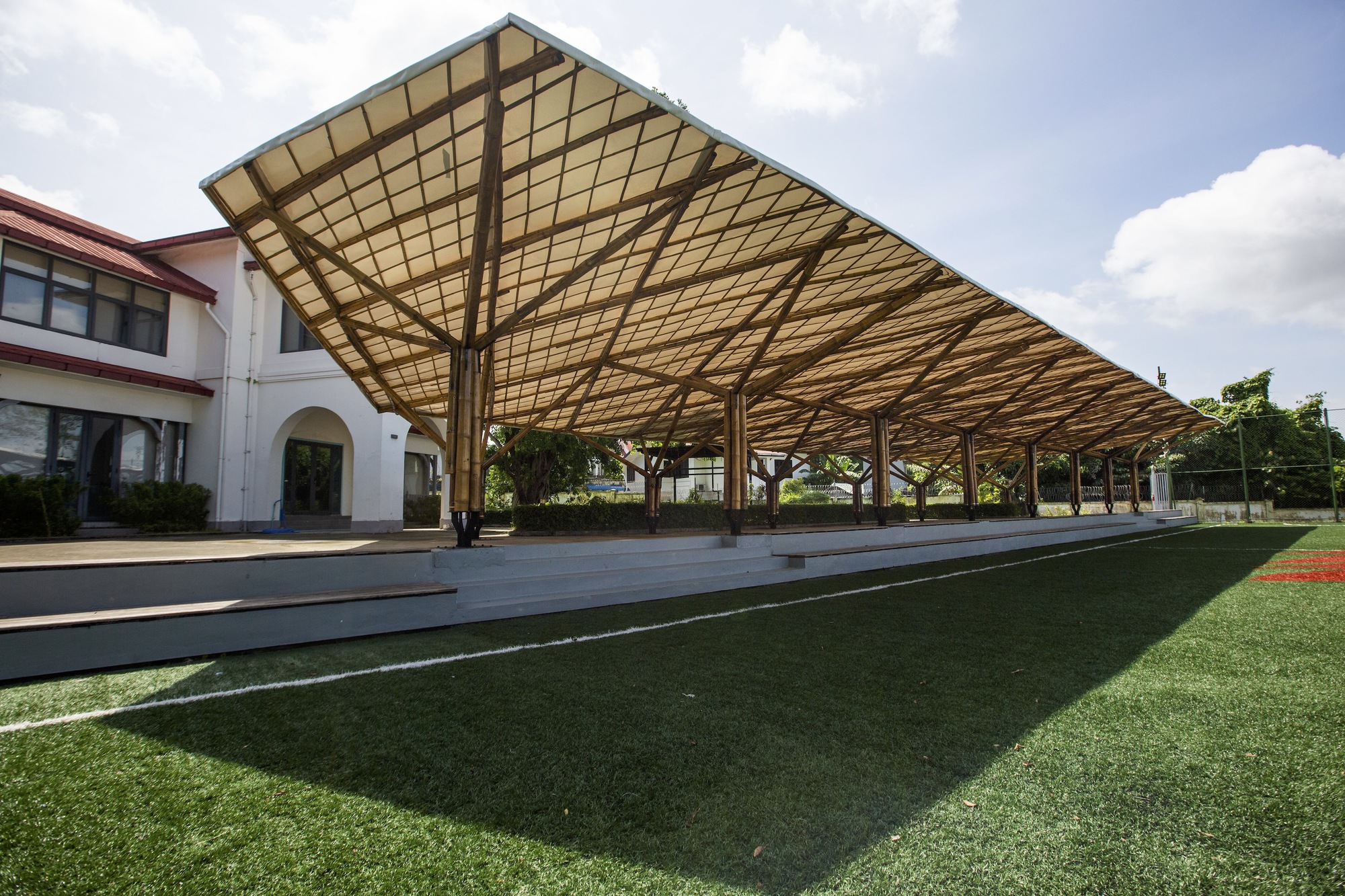 Gallery of Sports Center / Blue Temple - 2