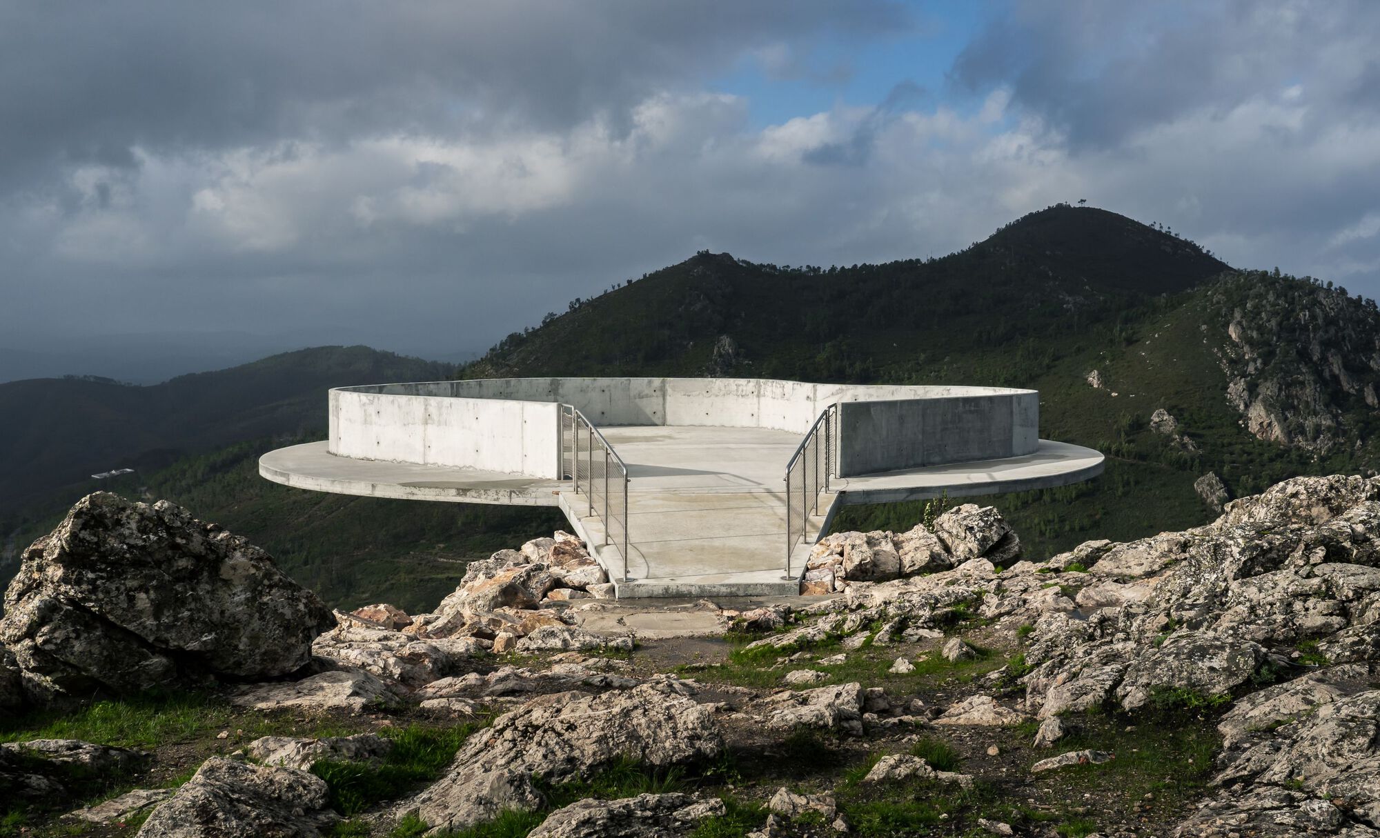 Gallery of Renovation of the Zebro Viewpoint / Álvaro Siza Vieira - 17