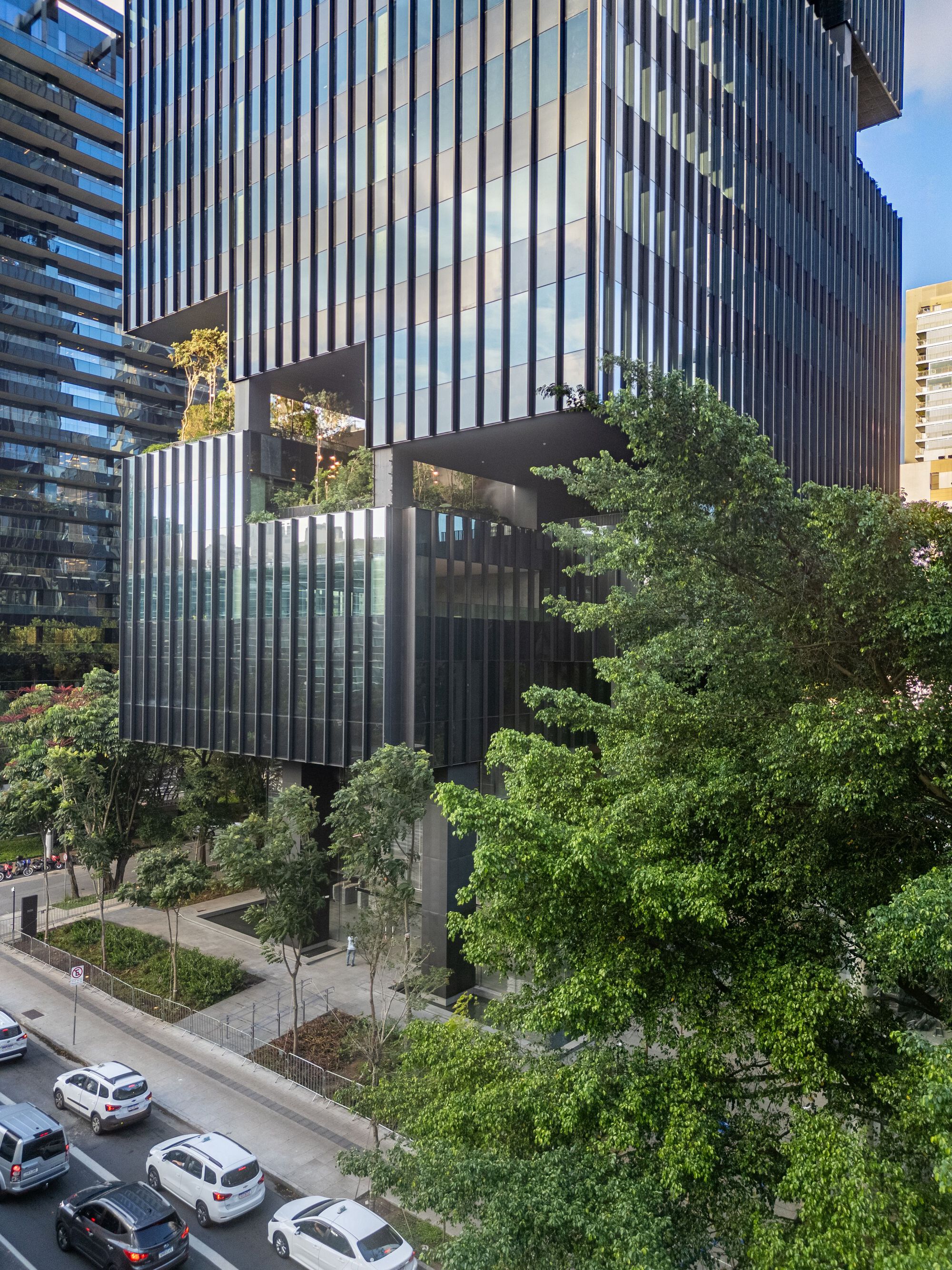 Gallery of Bosco Corporate Building / aflalo/gasperini arquitetos - 2