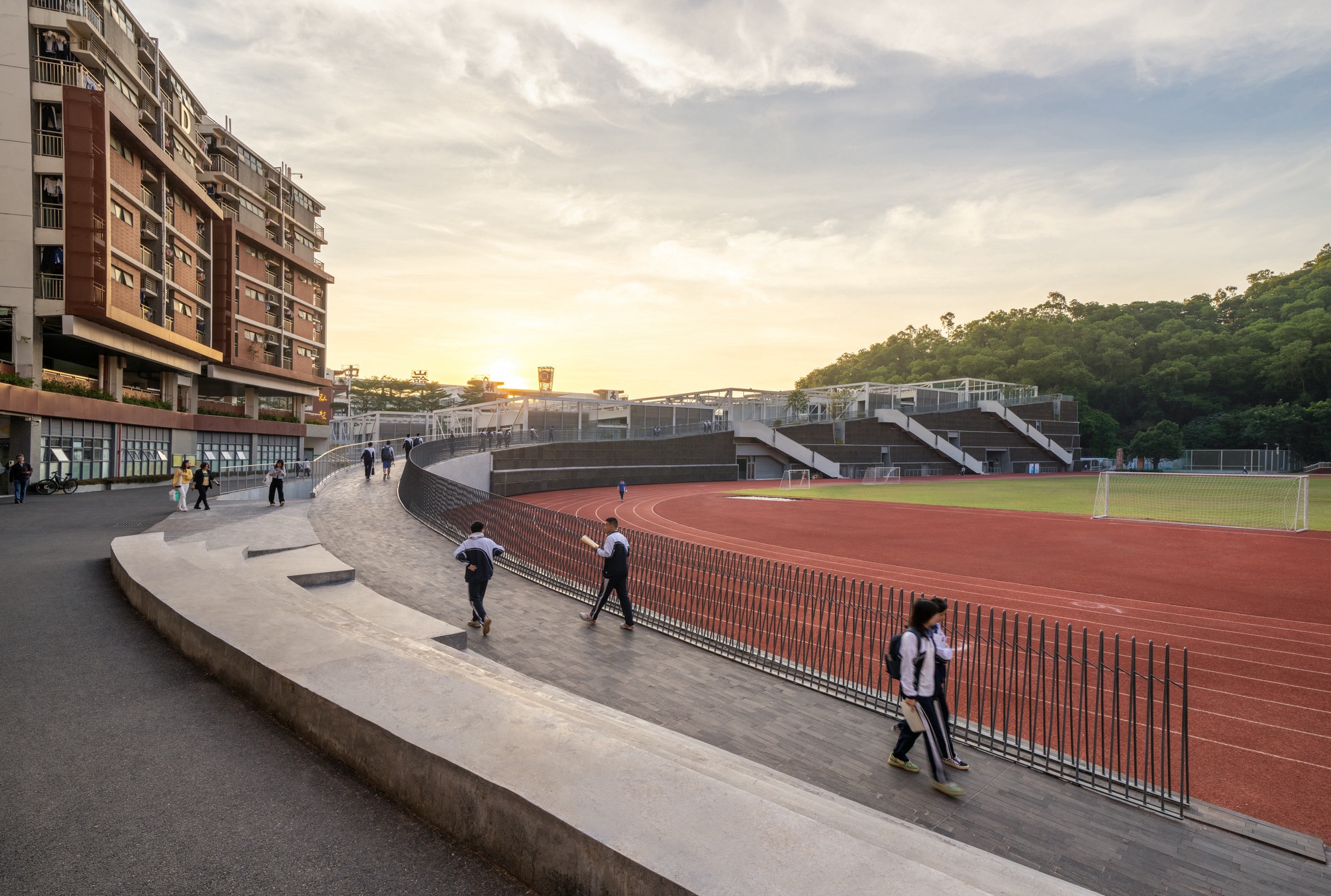 Galeria de Centro Esportivo e Artístico da Hongling High School / O ...