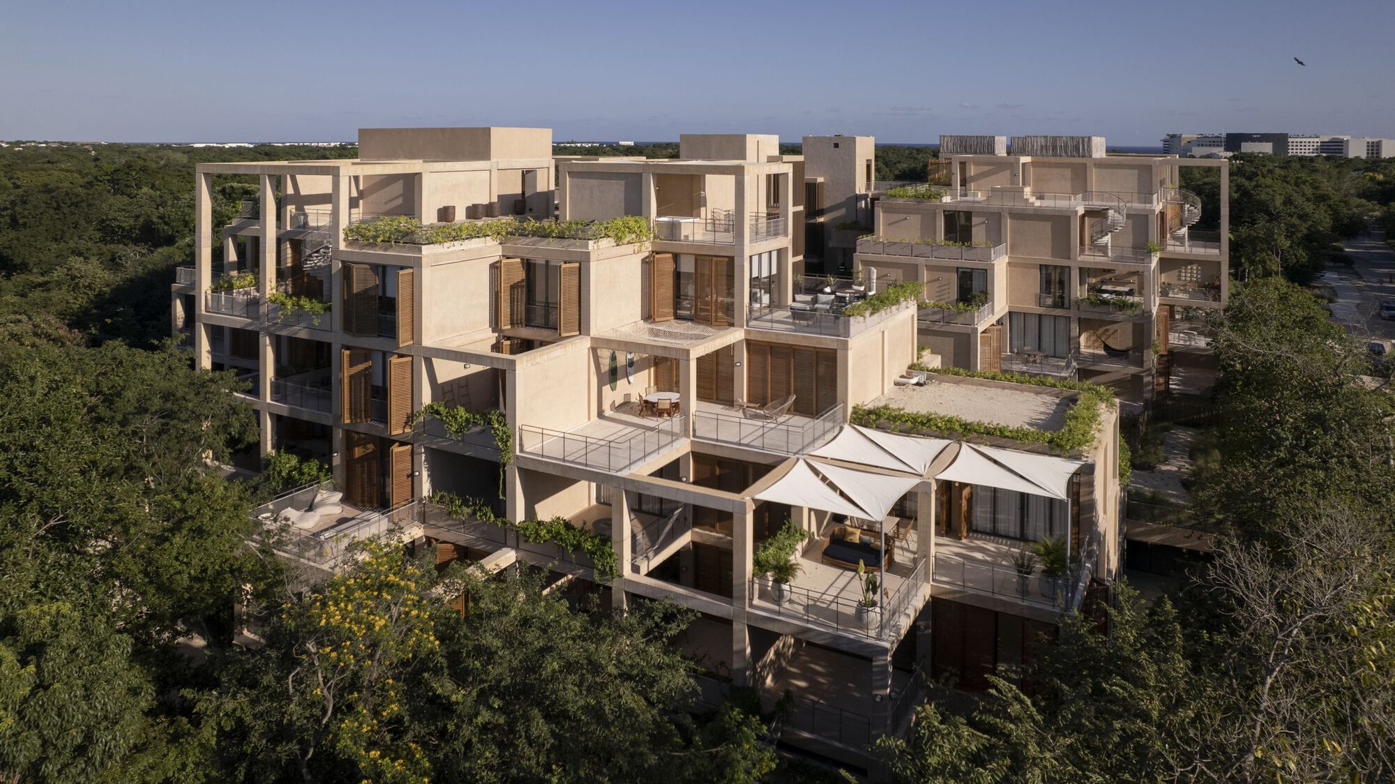 Galería de The Village / Sordo Madaleno Arquitectos - 3