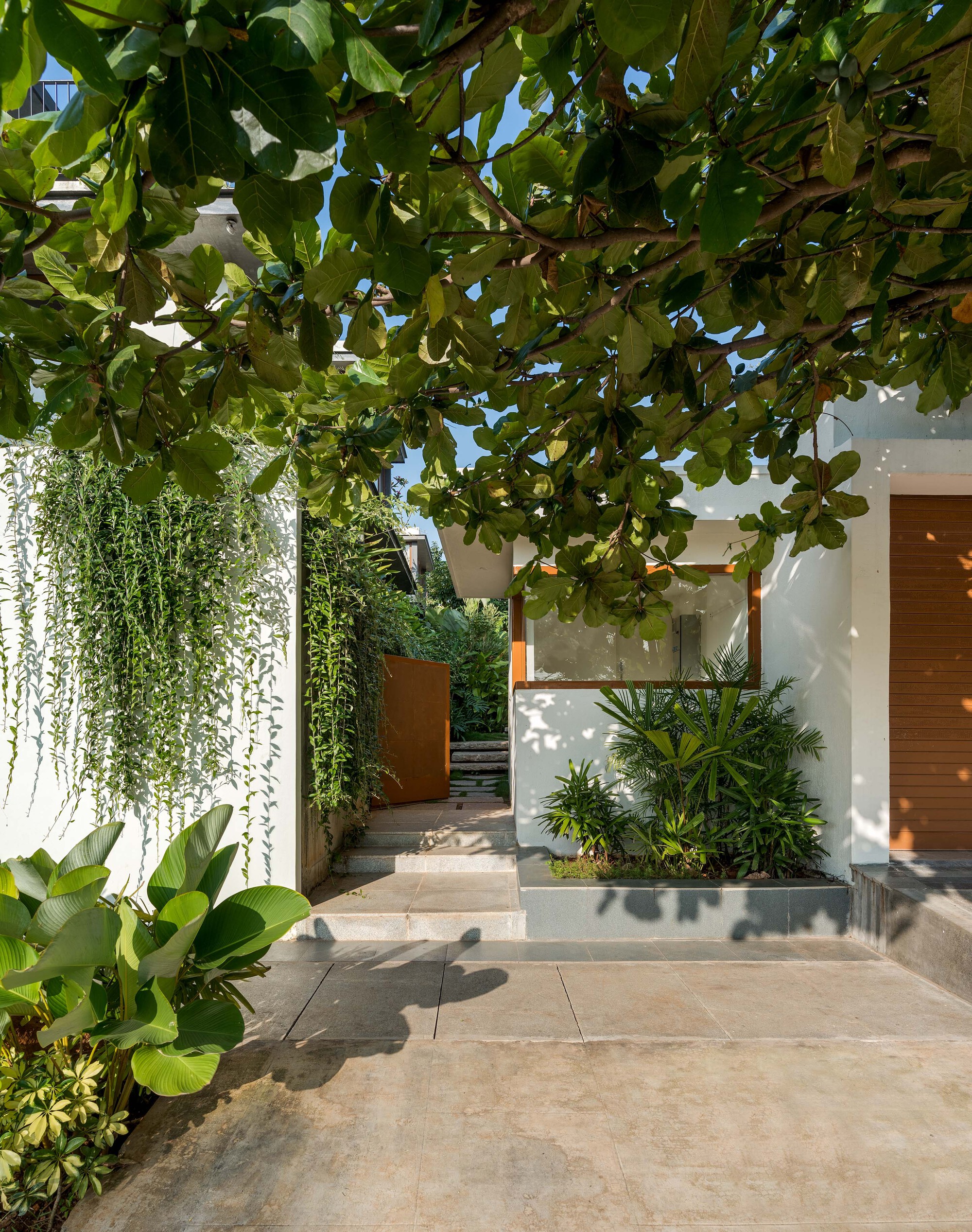 Gallery of Geleyara Goodu House / Avani Mudra Design - 14