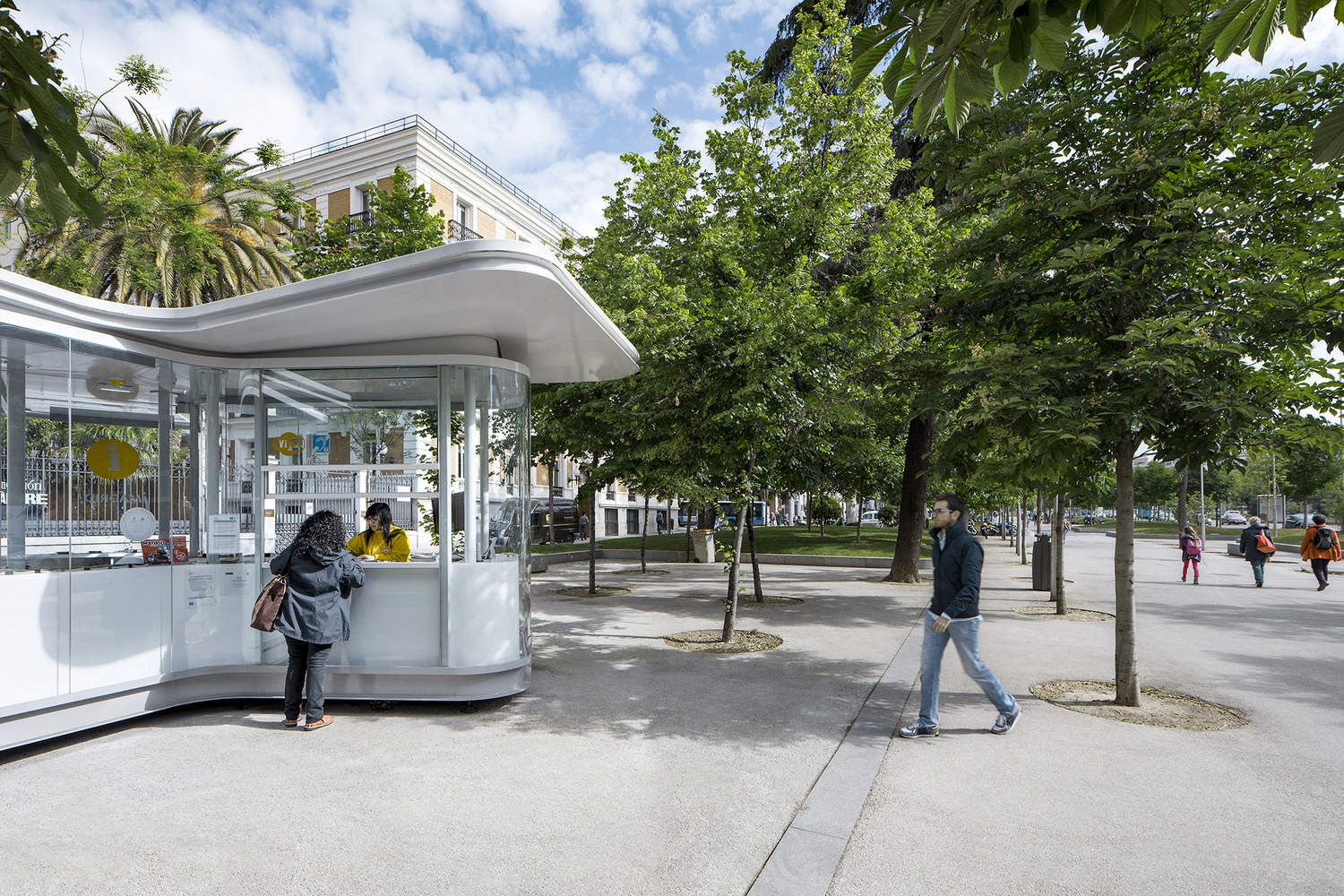 Gallery of The Tourism Effect: Reshaping Cities, Landscapes, and ...