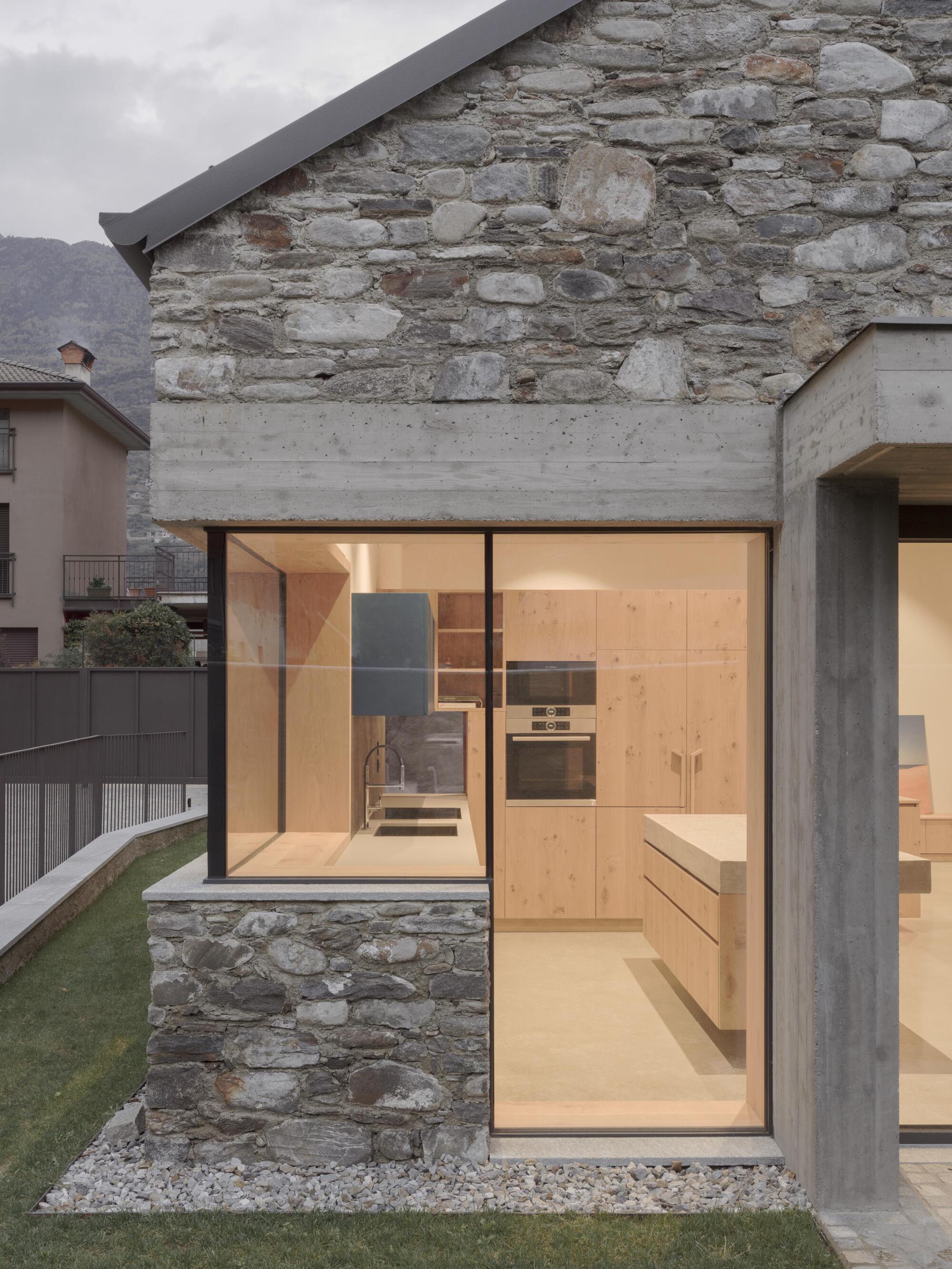 Gallery of SM House / ta plan design - 9