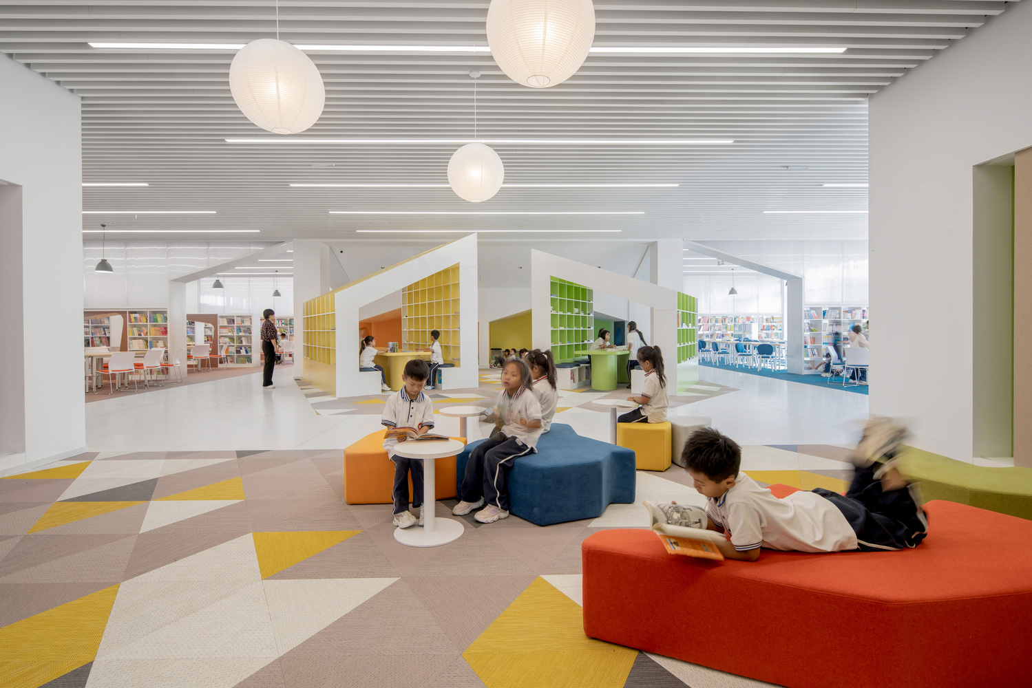 Gallery of Libraries for Children: Dynamism, Flexibility, and ...