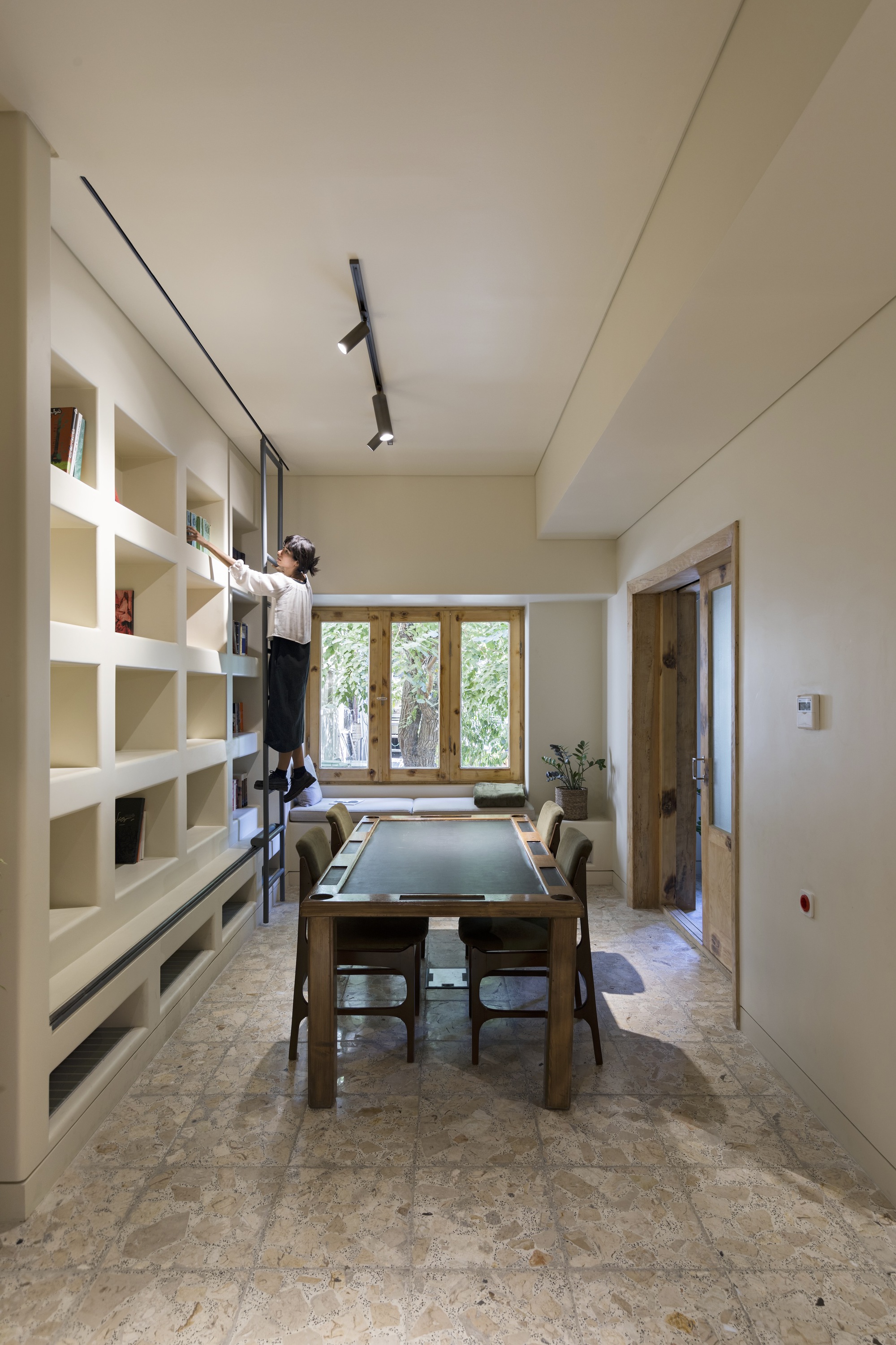 Gallery of Tamrin Space / Cando Archineering Group - 13