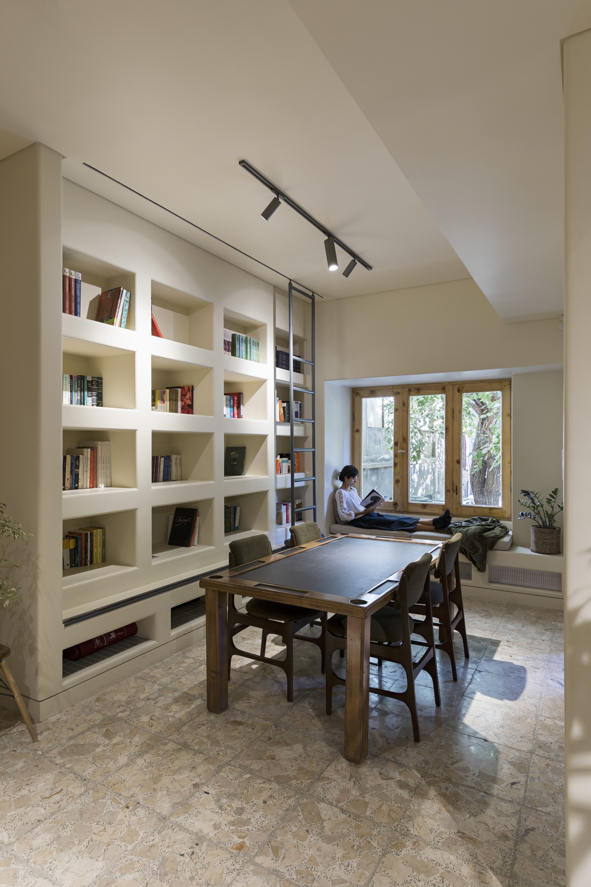 Gallery of Tamrin Space / Cando Archineering Group - 3