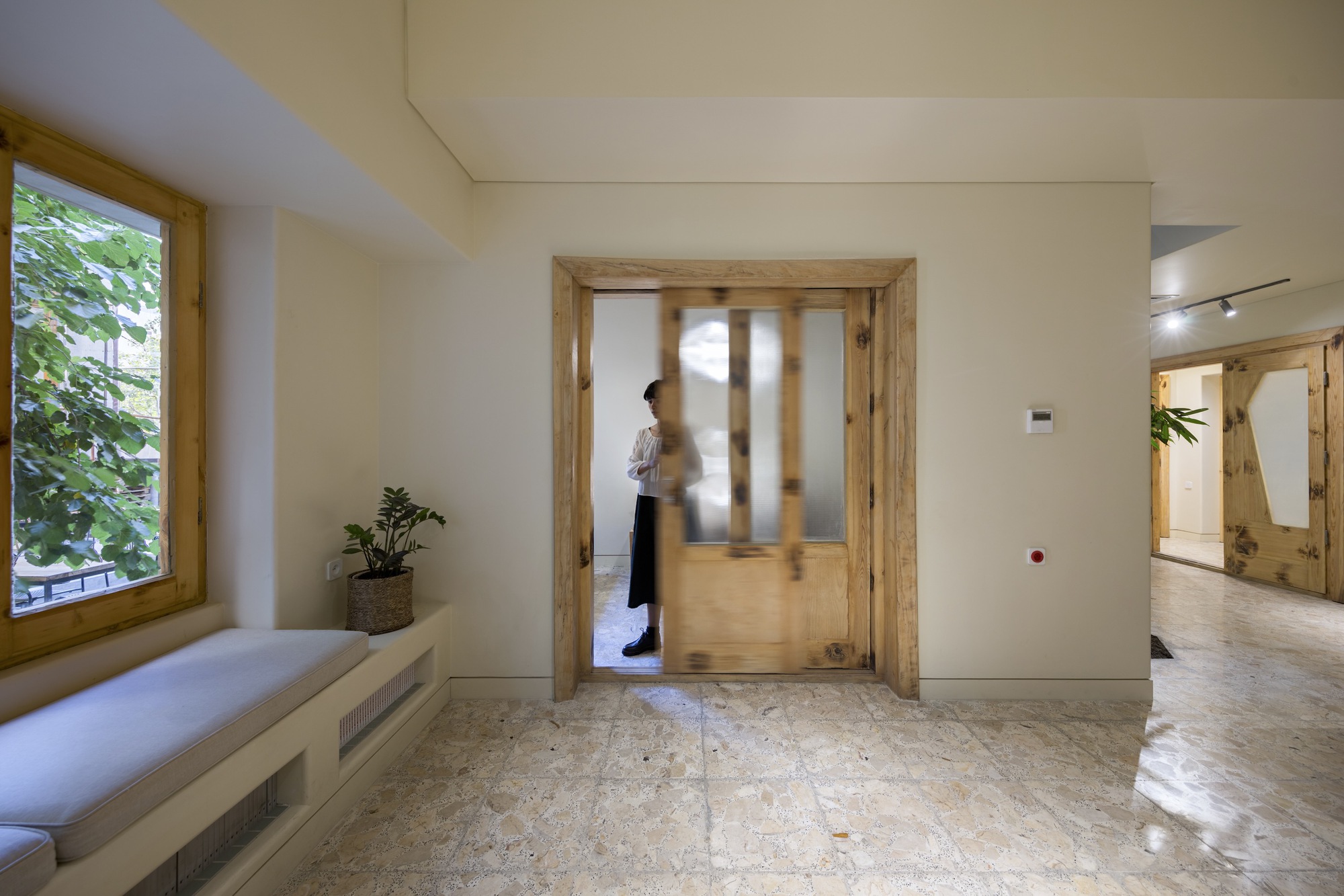 Gallery of Tamrin Space / Cando Archineering Group - 18