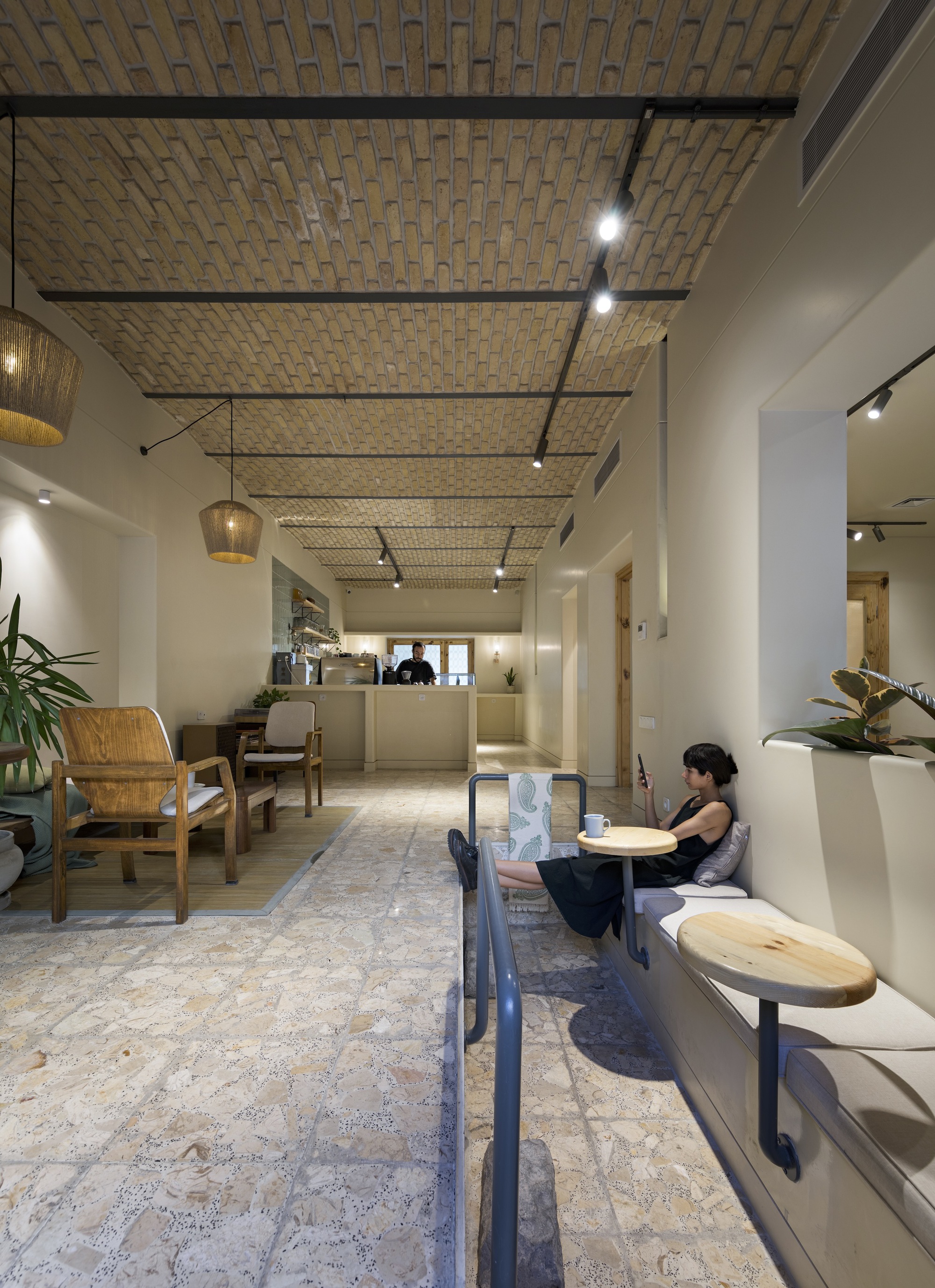 Gallery of Tamrin Space / Cando Archineering Group - 11