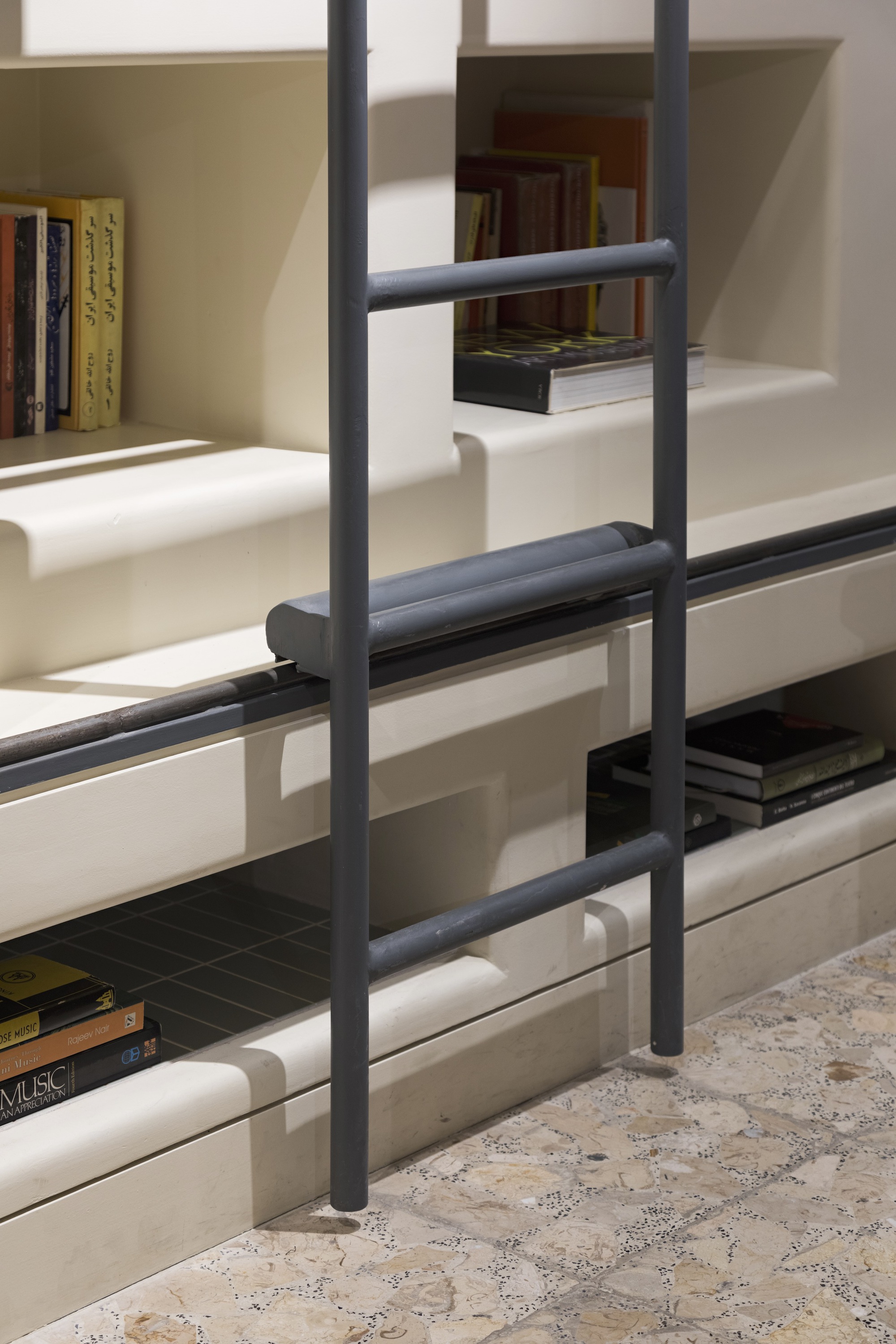 Gallery of Tamrin Space / Cando Archineering Group - 14