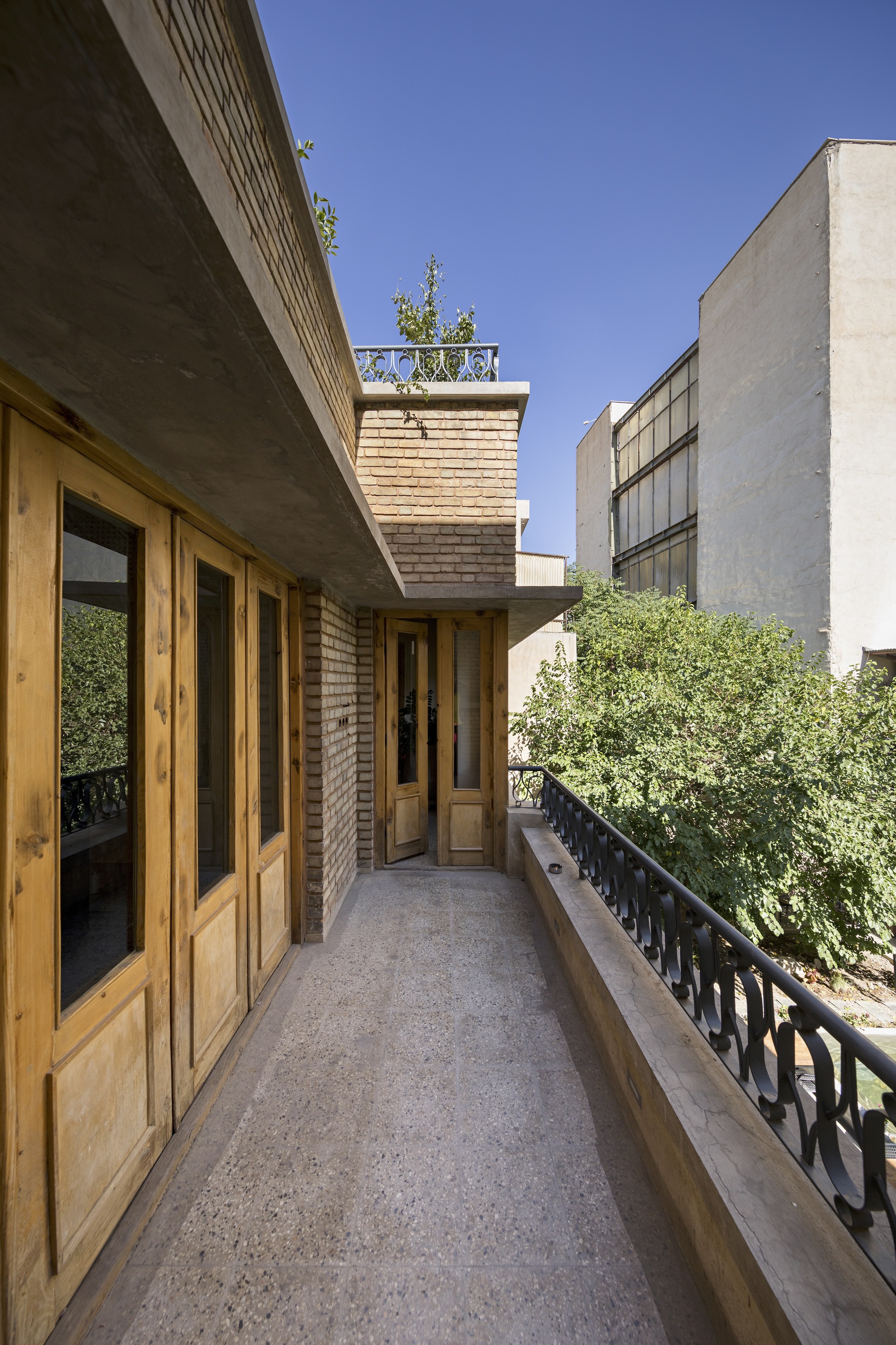 Gallery of Tamrin Space / Cando Archineering Group - 7