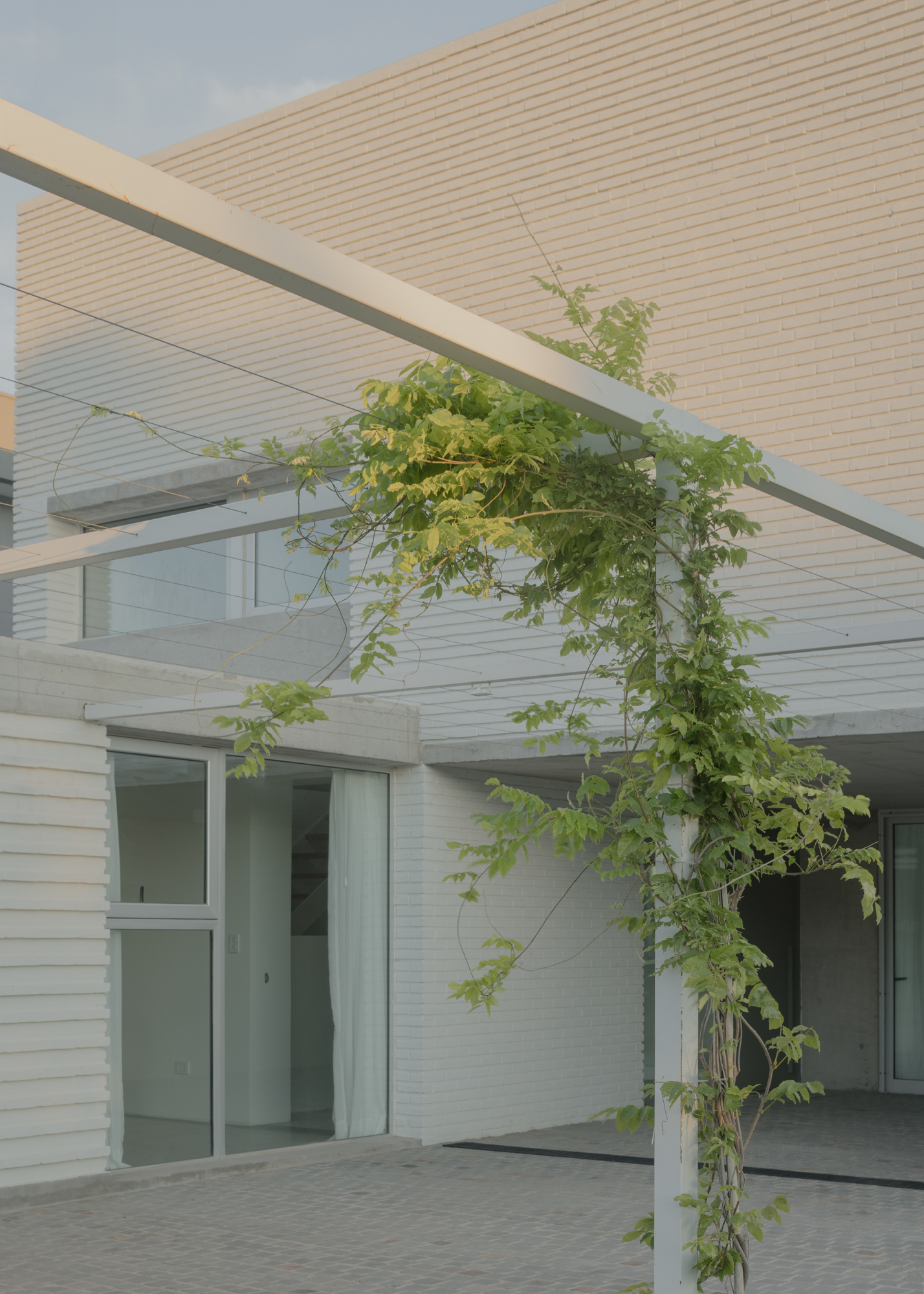 Galería de Casa La Florida / Lezaeta Lavanchy - Benjamín Lezaeta, María ...