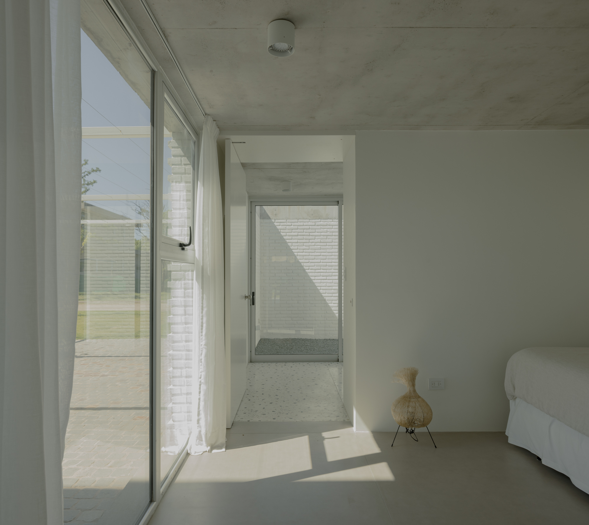 Galería de Casa La Florida / Lezaeta Lavanchy - Benjamín Lezaeta, María ...