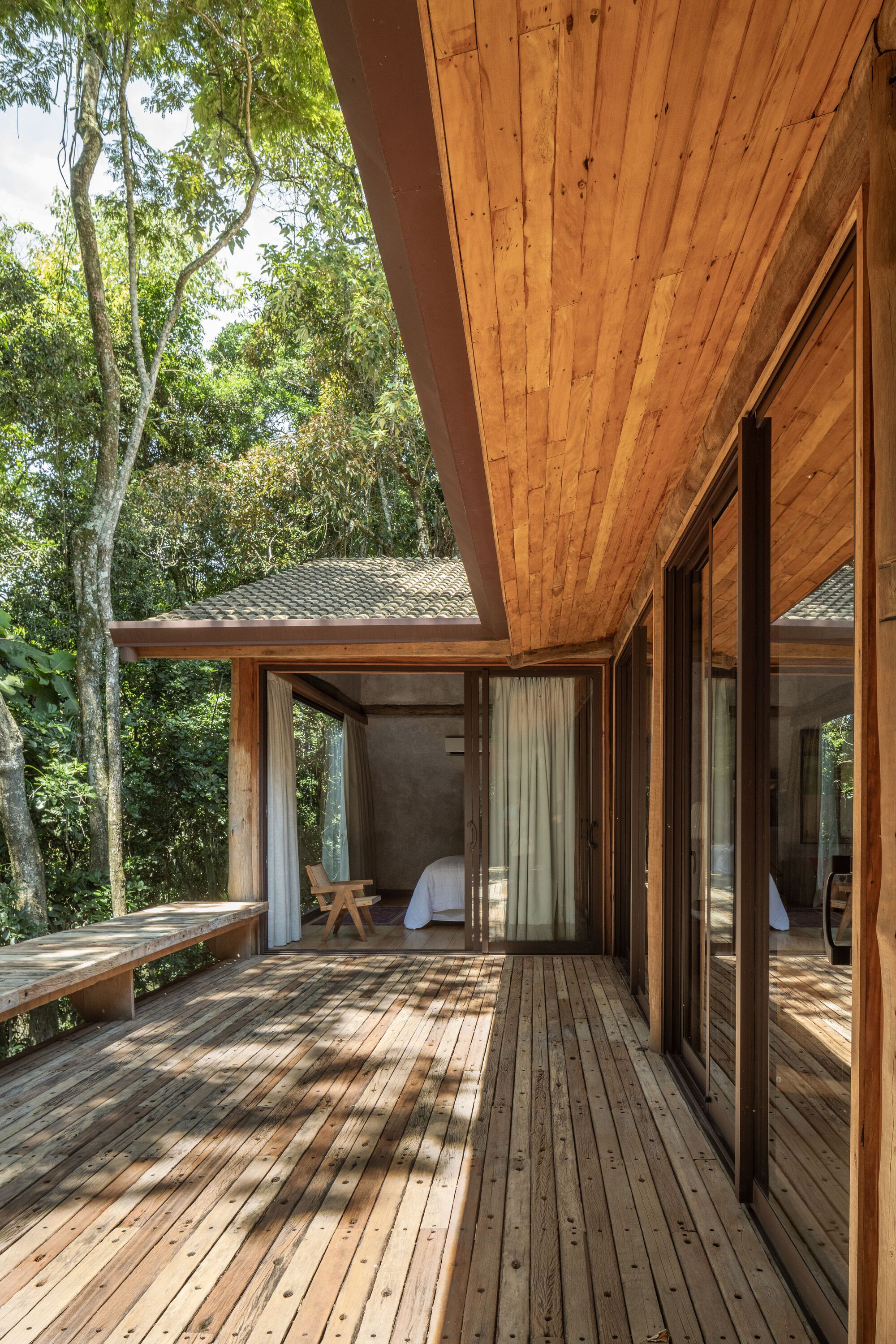 Gallery of House in the Woods / Renato Santoro + FJ55 Arquitetos - 4