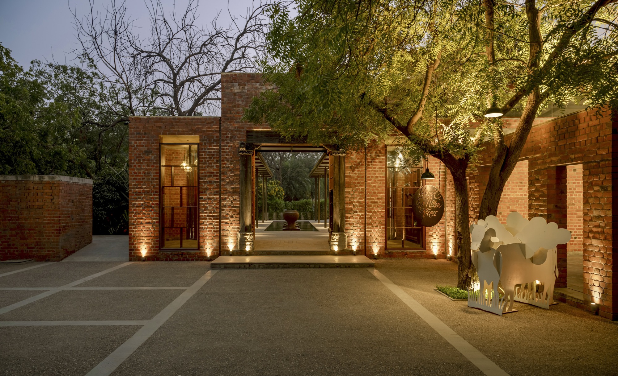 Gallery of Under The Neem Tree Restaurant / Hiren Patel Architects - 16