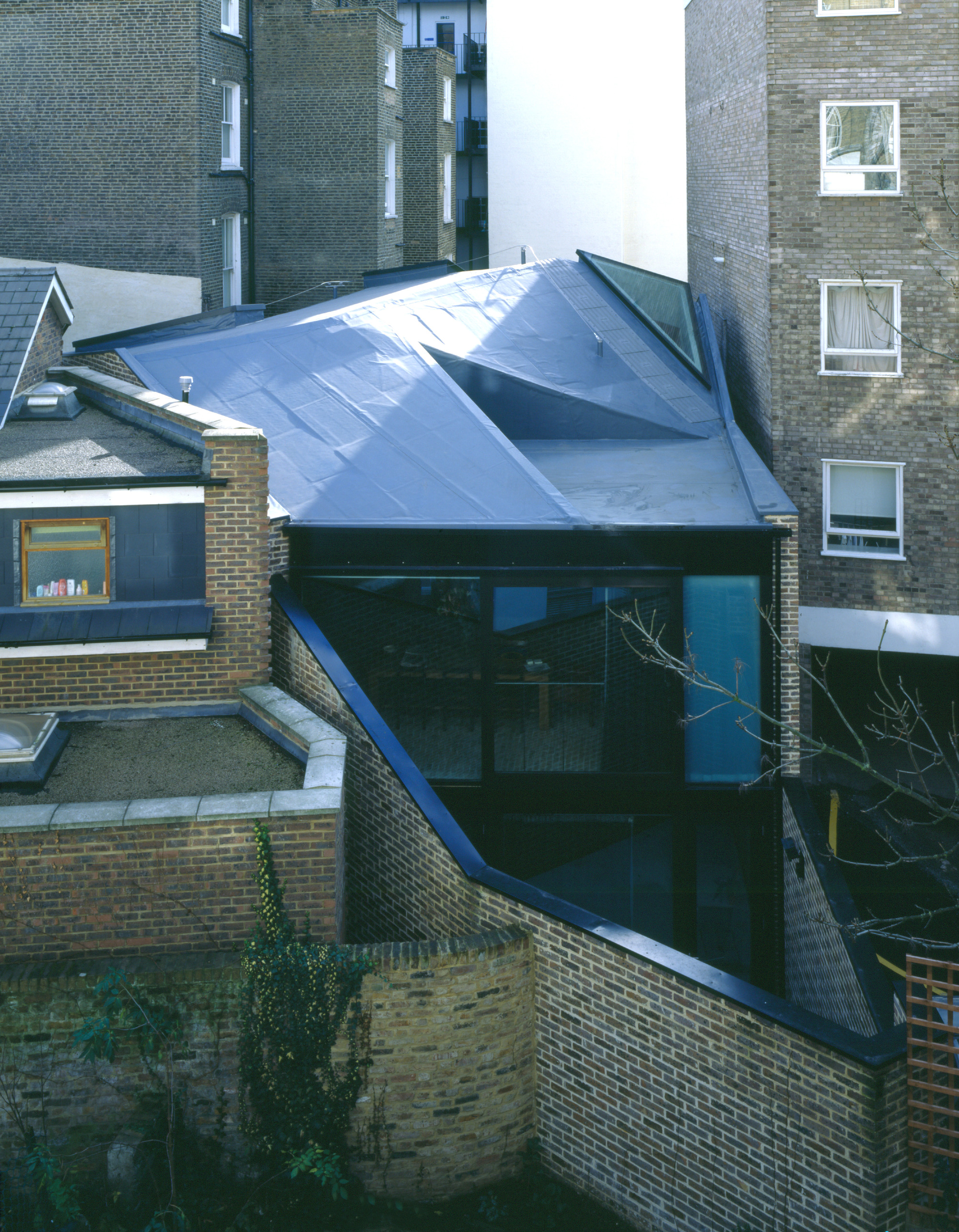 Gallery of RIBA Presents "Difficult Sites: Architecture Against the ...