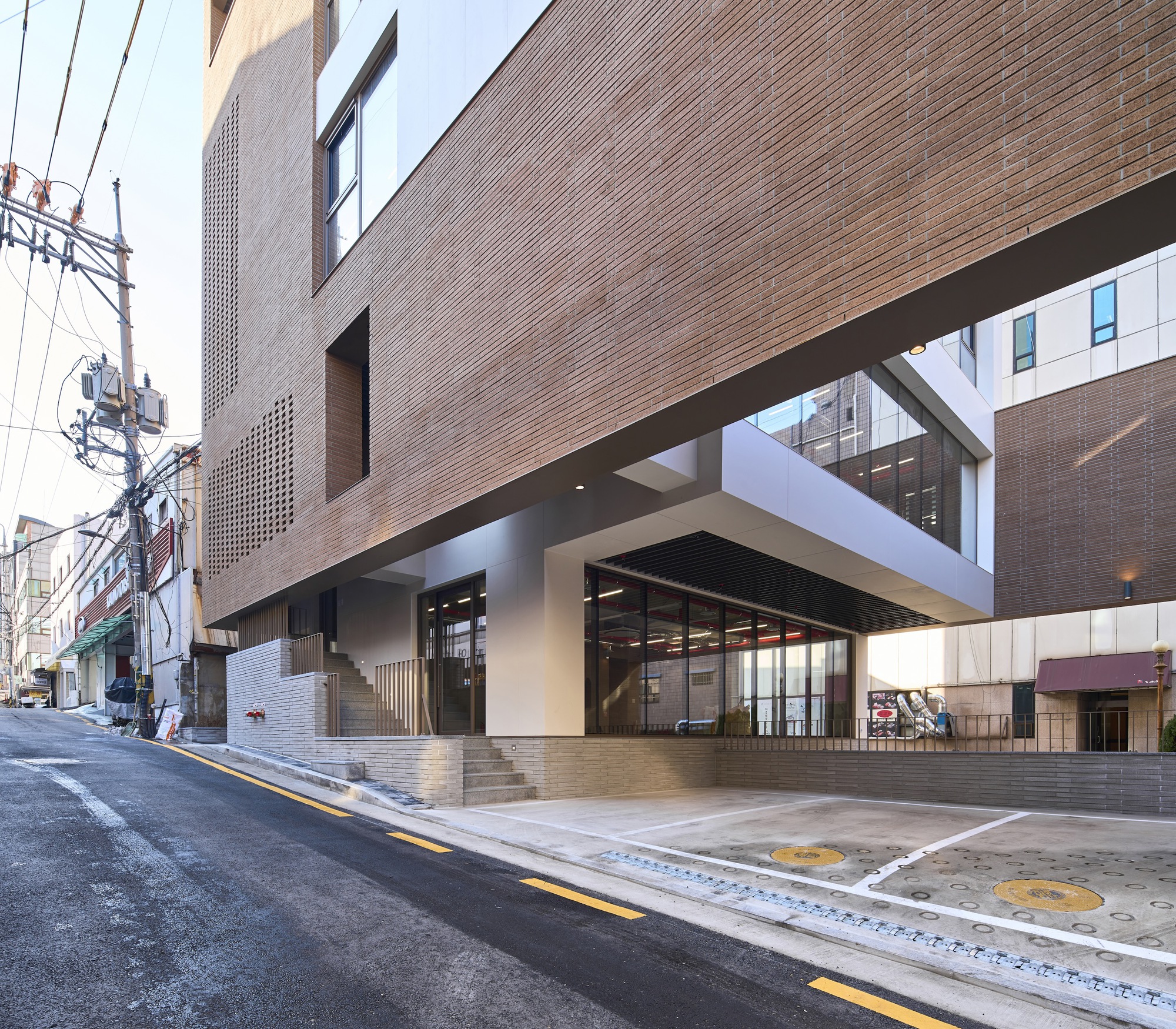 Gallery of Seocho Staircase Neighborhood Living Facilities / mlnp ...