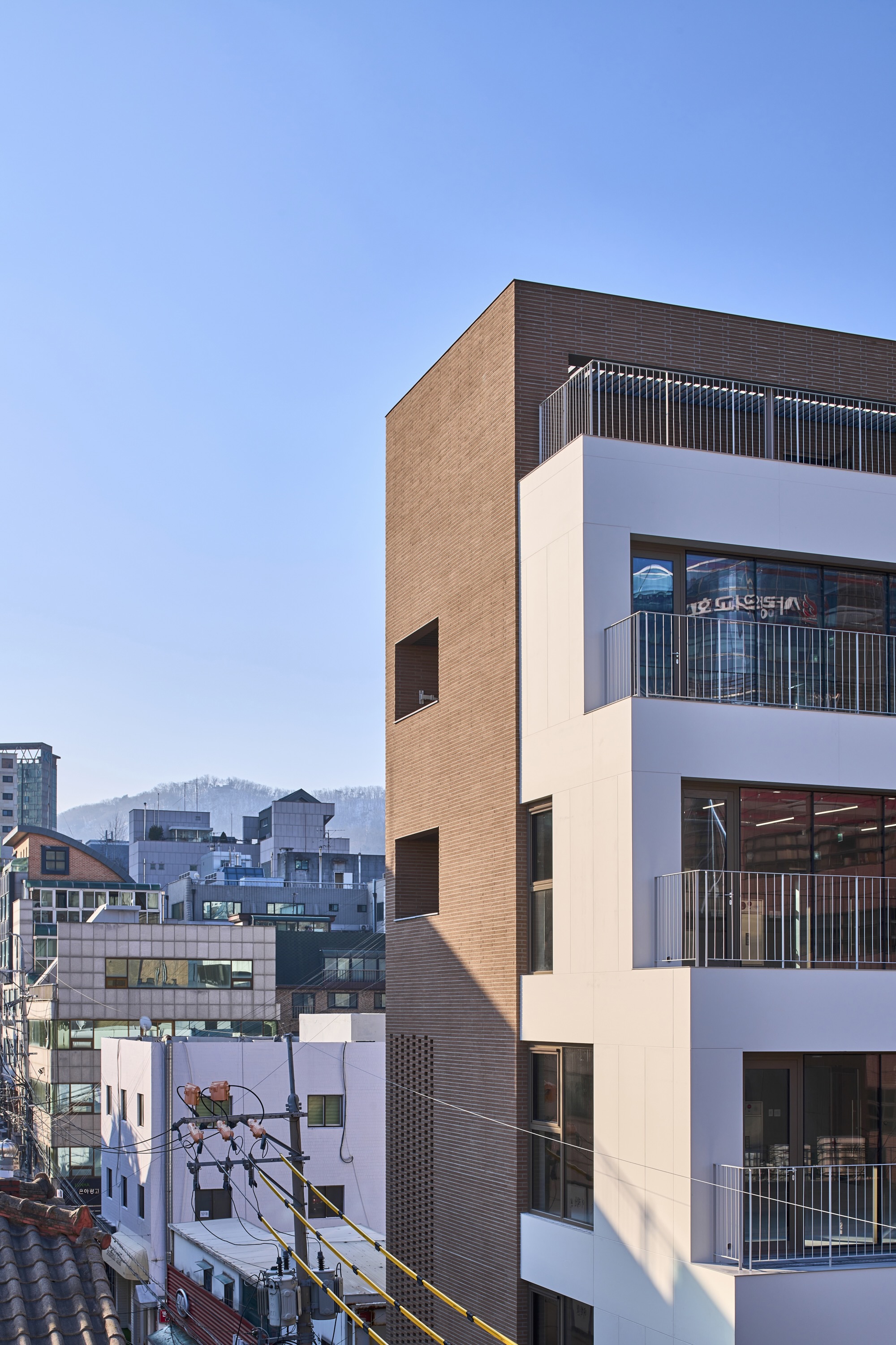 Gallery of Seocho Staircase Neighborhood Living Facilities / mlnp ...
