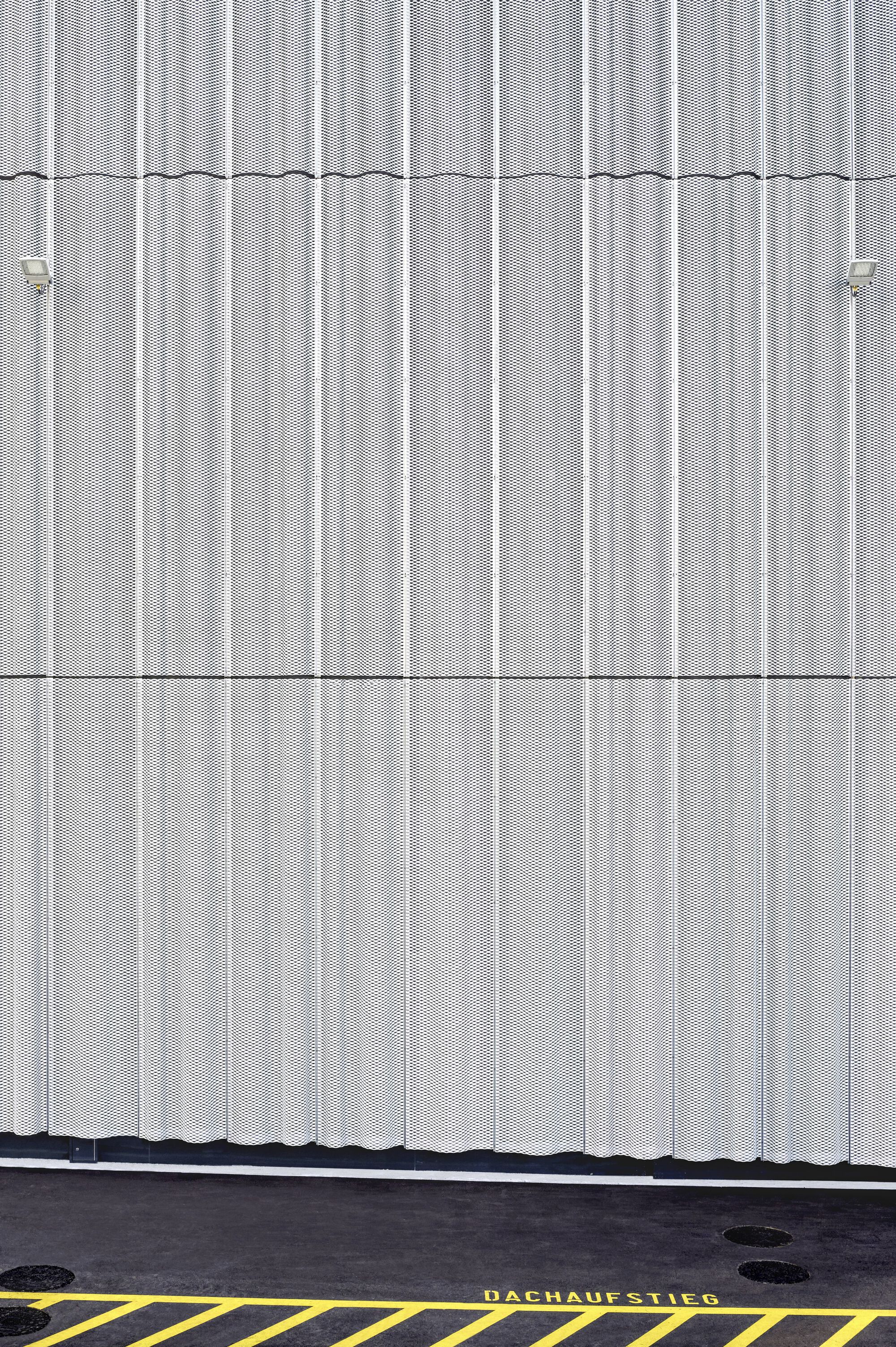 Gallery of ZUR3 Data Center / Gruner&Friends - 12