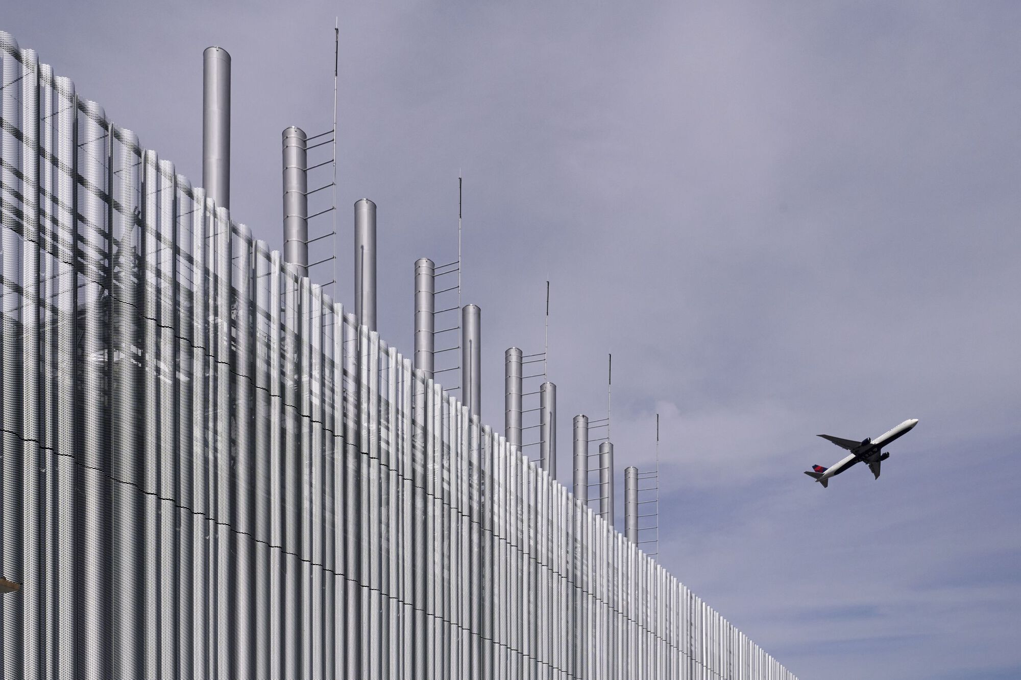 Gallery of ZUR3 Data Center / Gruner&Friends - 15