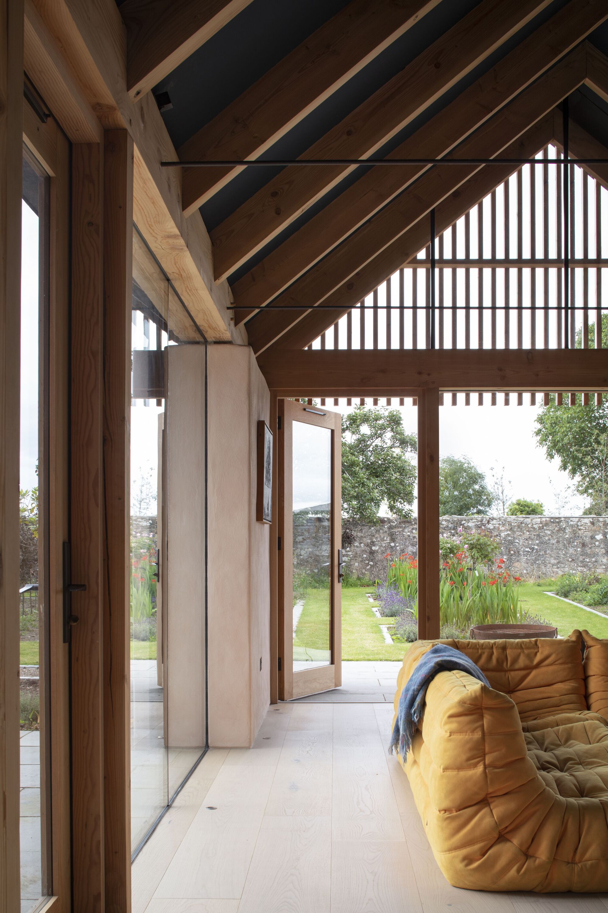Gallery of Renton Hall House Extension / WT Architecture - 27