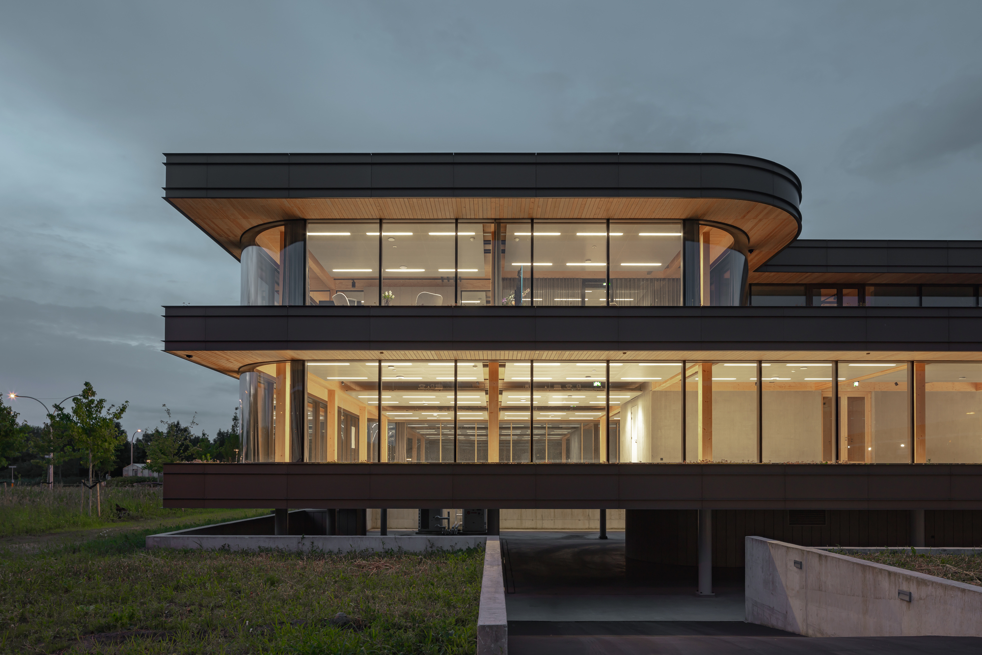 Gallery of Circular and Demountable Office Building Omega / EVA ...