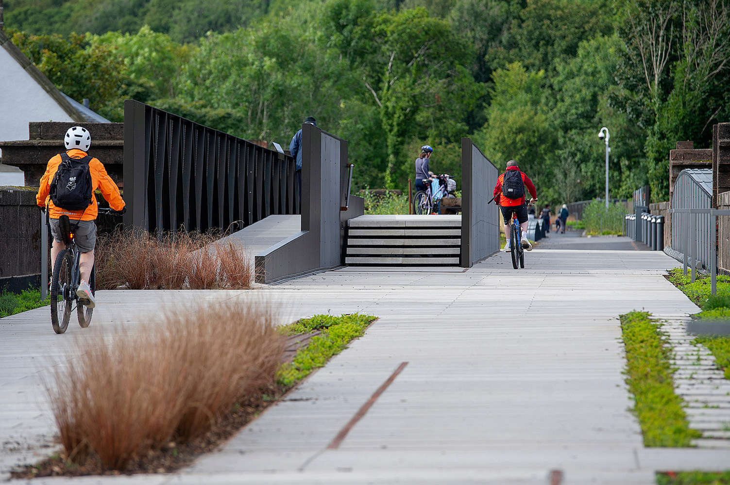 Gallery of Transforming Urban Spaces: How to Reintegrate Large-Scale ... Gallery of Transforming Urban Spaces: How to Reintegrate Large-Scale ...