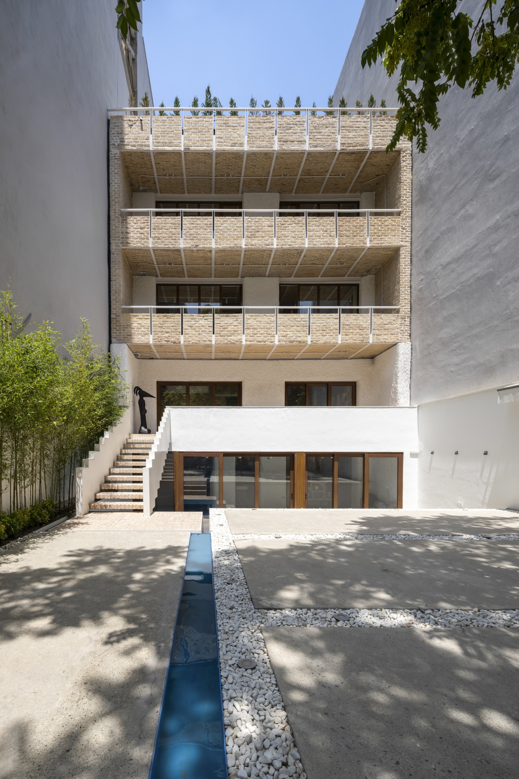 Gallery of Naeem Café and Cultural Center / AZNO Design Studio - 2