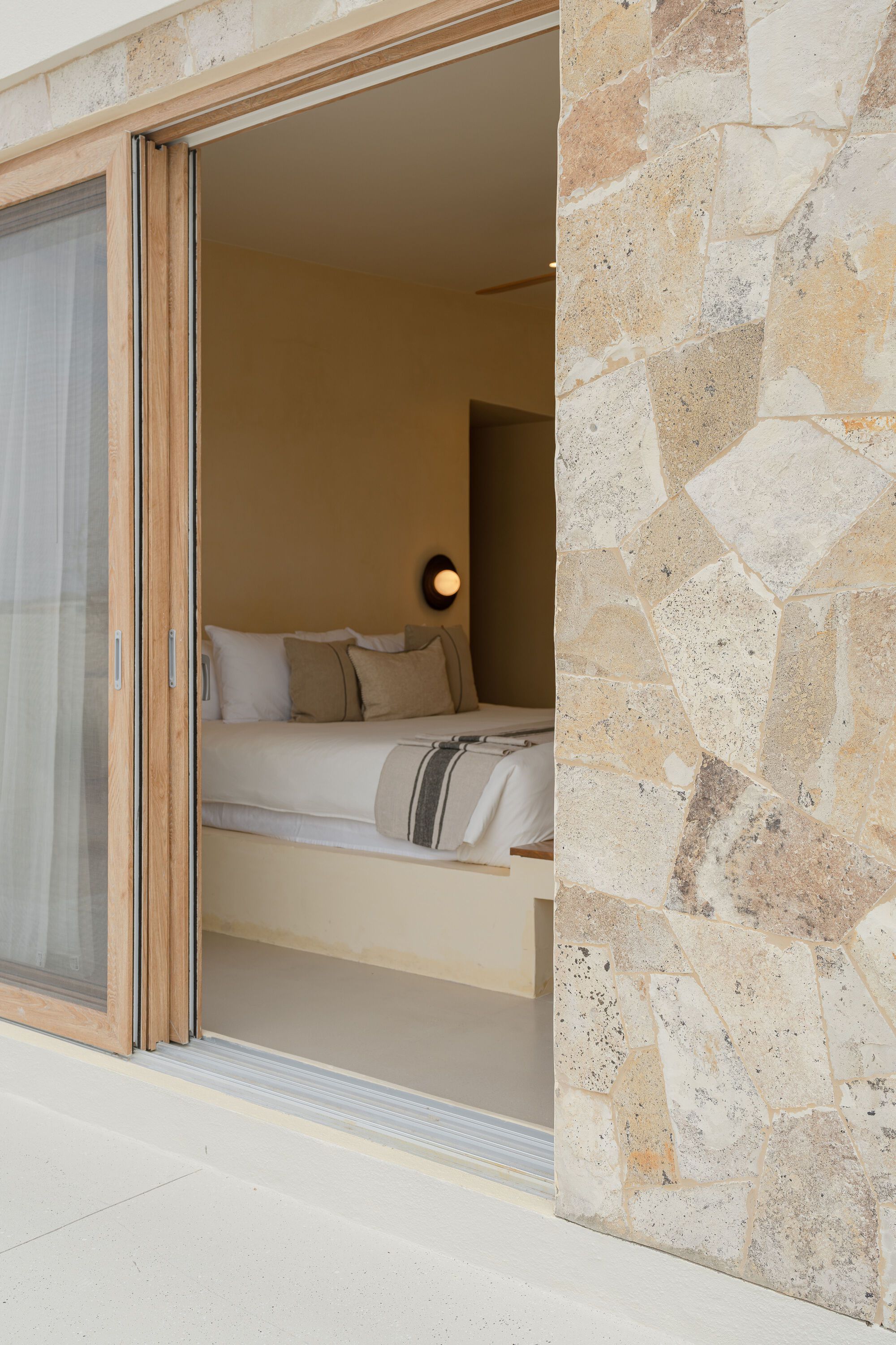 Gallery of Suna House / YDR estudio - 44