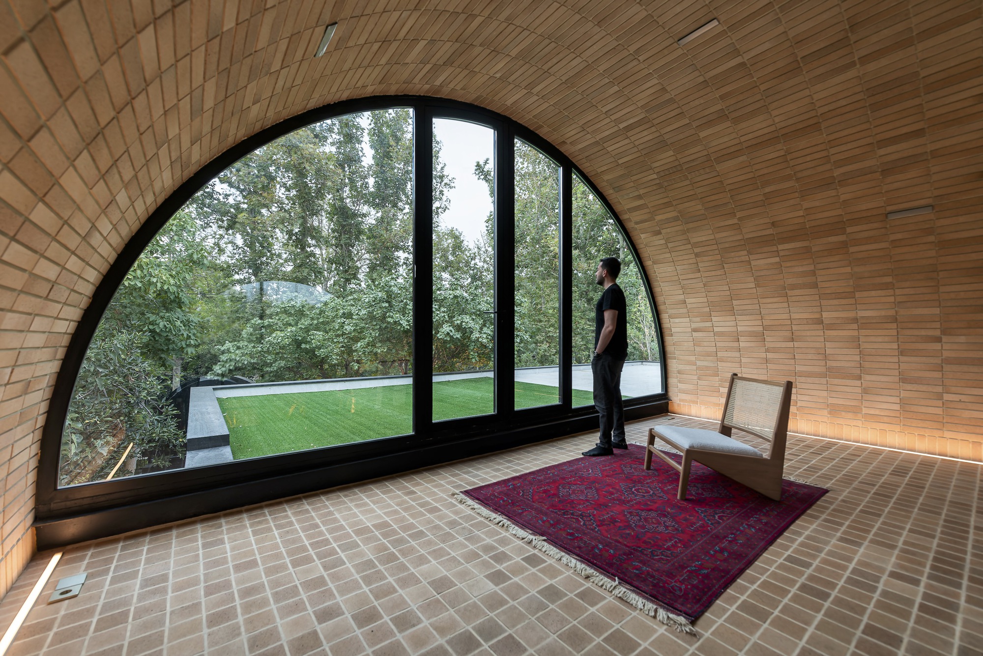 Gallery of Dehkadeh Iwan House / Super Void Space - 14