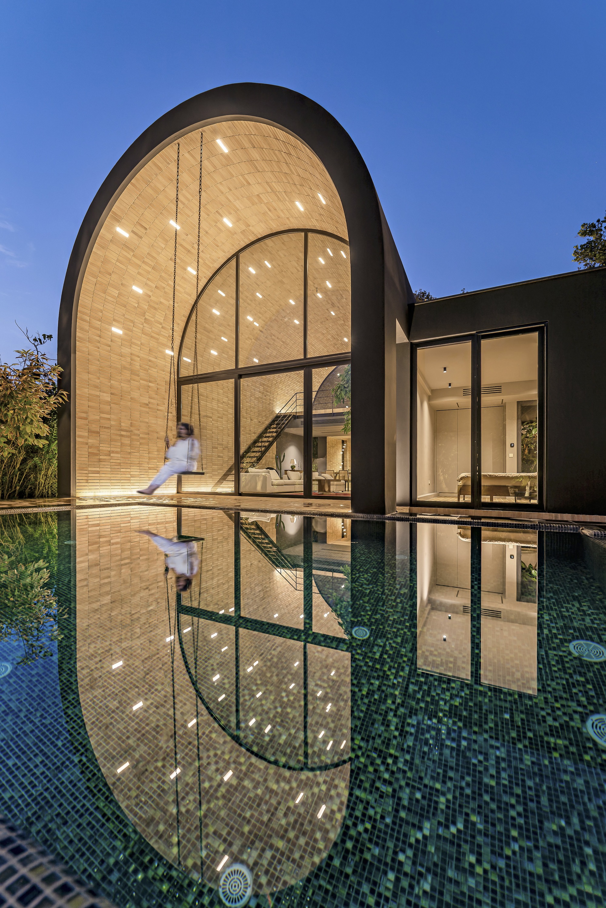 Gallery of Dehkadeh Iwan House / Super Void Space - 16