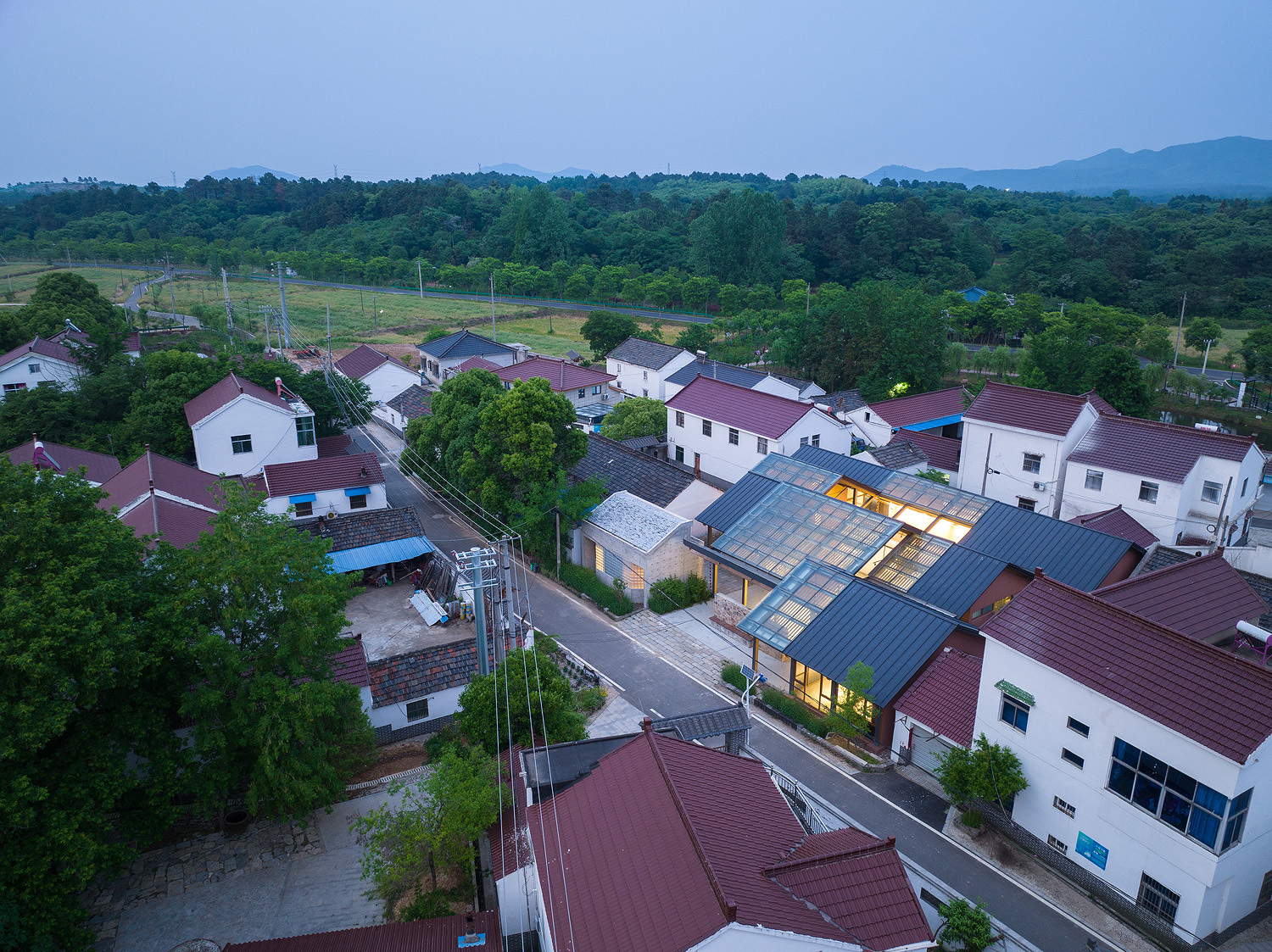 Gallery of Villagers' Activity Center in Lijiashan Village / AESEU ...