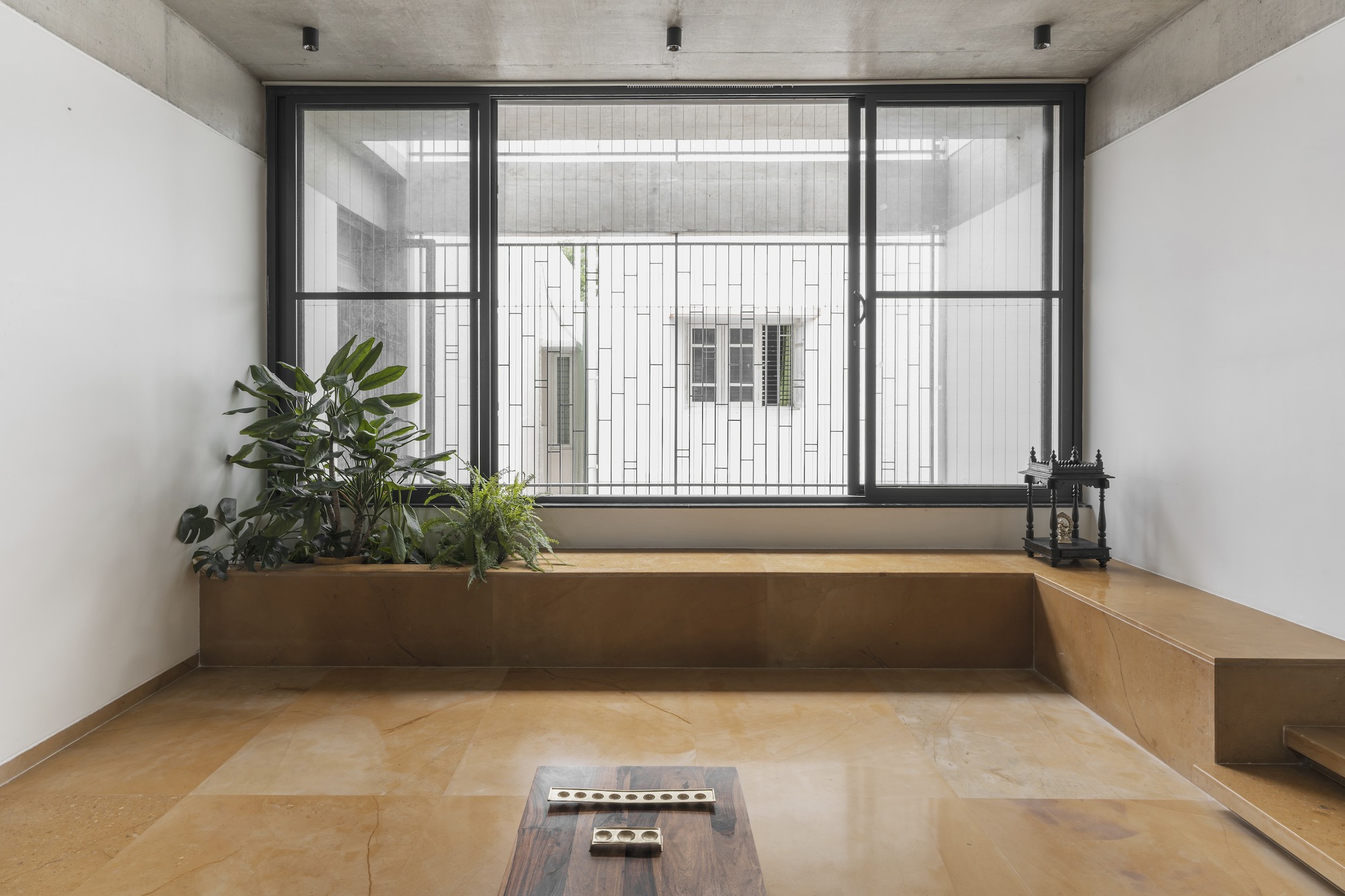 Gallery of ANIKETANA House / KASA DESIGN COLLECTIVE - 4