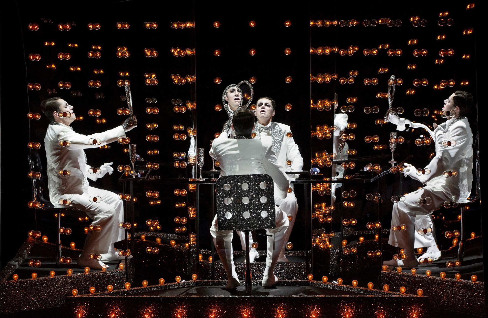 Gallery of Light as an Active Participant in Space: Robert Wilson’s ...