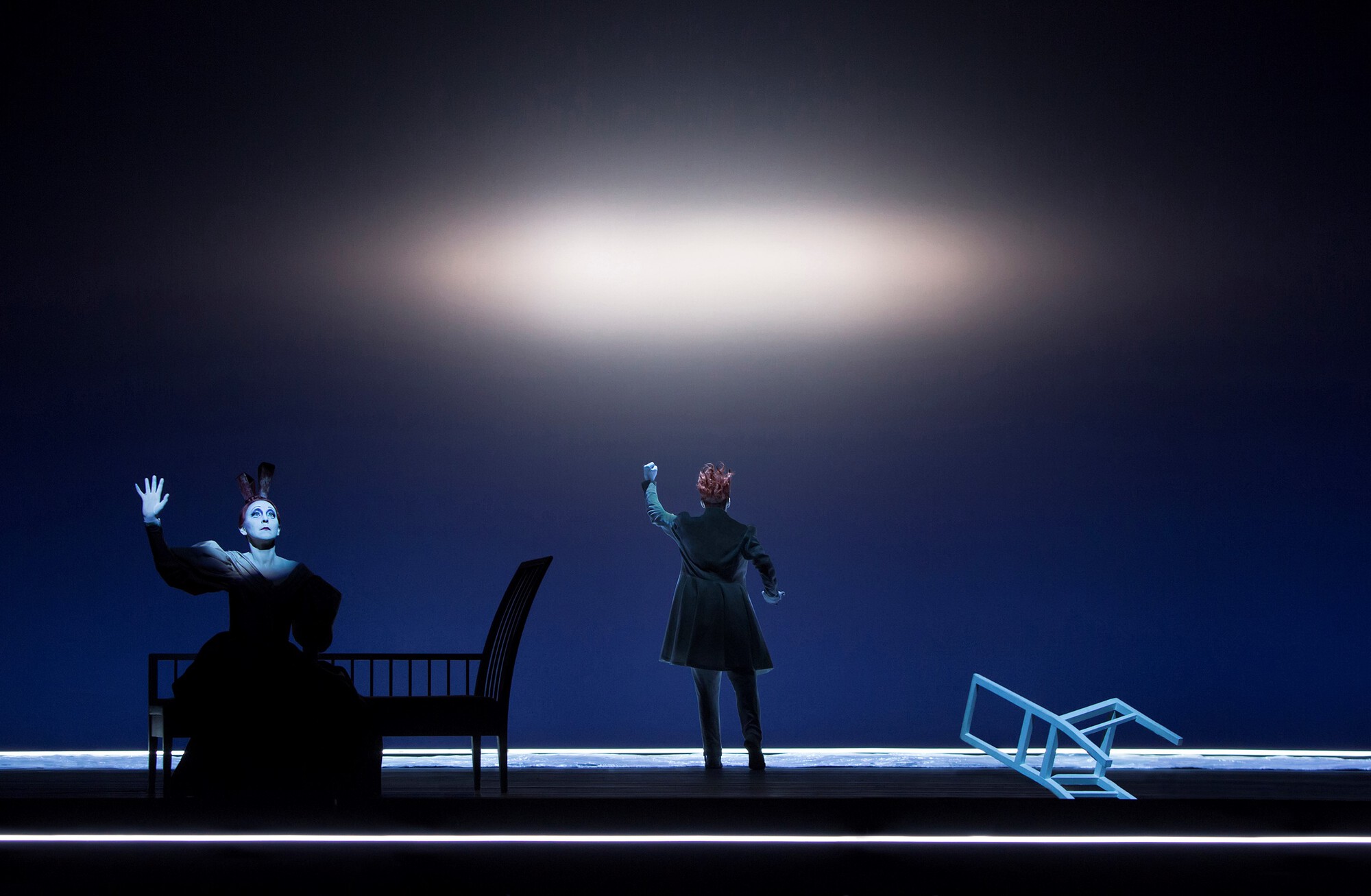 Gallery of Light as an Active Participant in Space: Robert Wilson’s ...