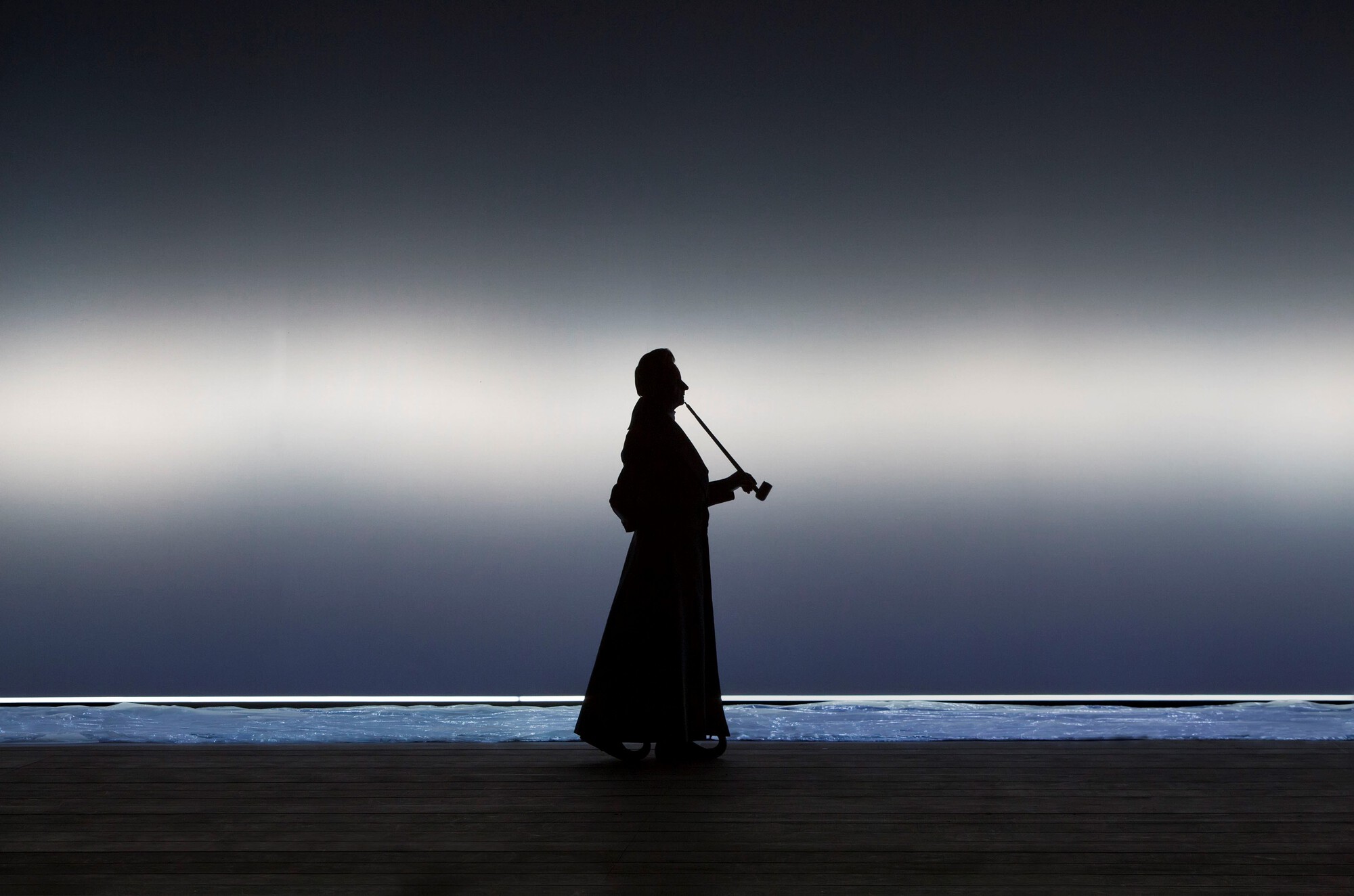 Gallery of Light as an Active Participant in Space: Robert Wilson’s ...