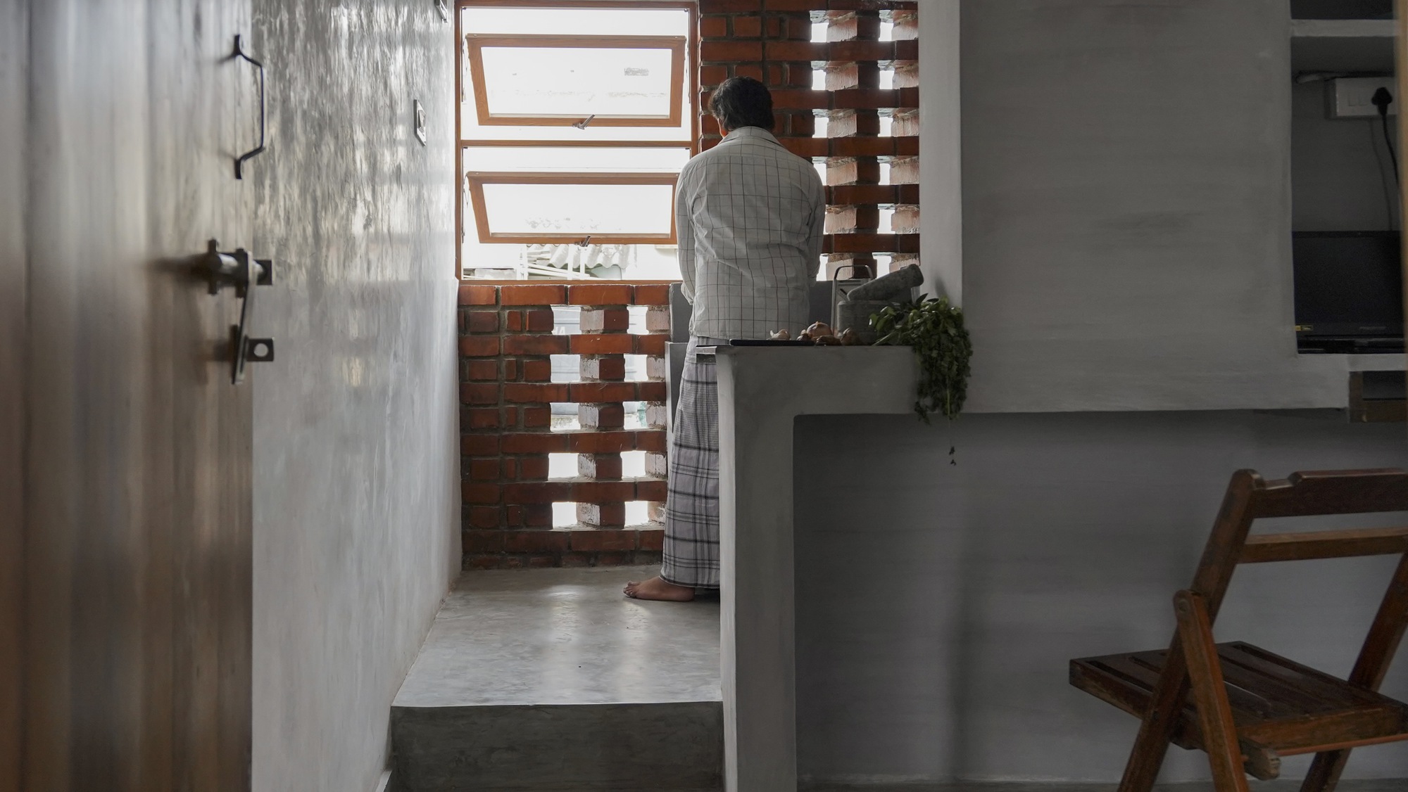 Gallery of The 300 Square Feet House / HnP Architects - 12
