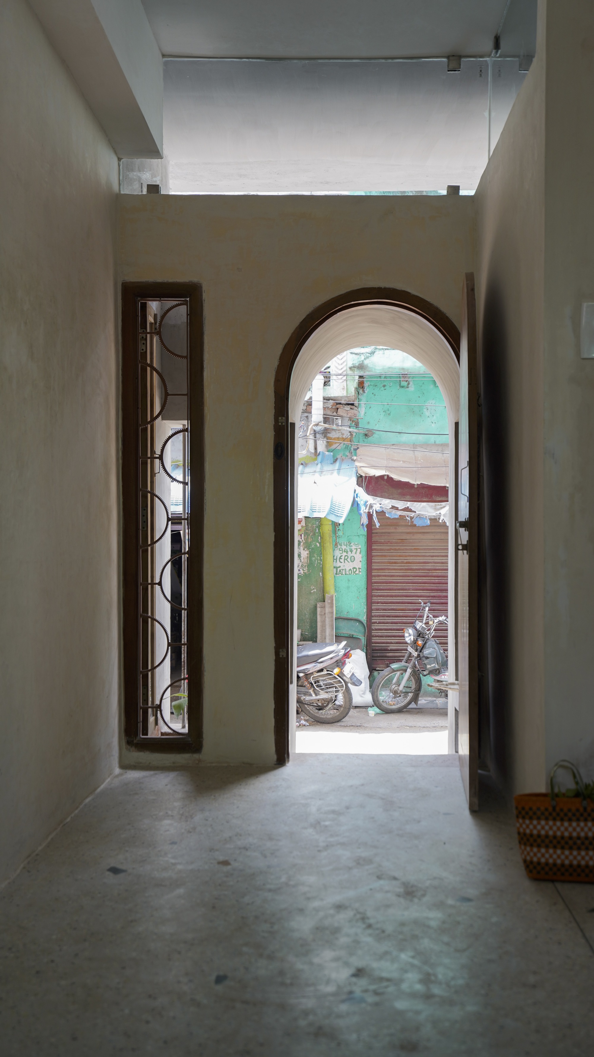 Gallery of The 300 Square Feet House / HnP Architects - 15