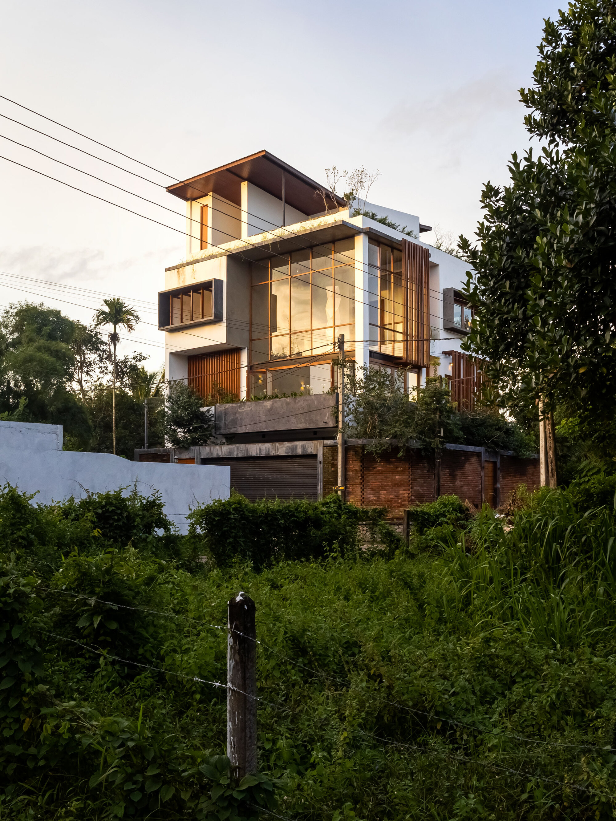 Gallery of Urban Oasis House / Kith Studio - 7